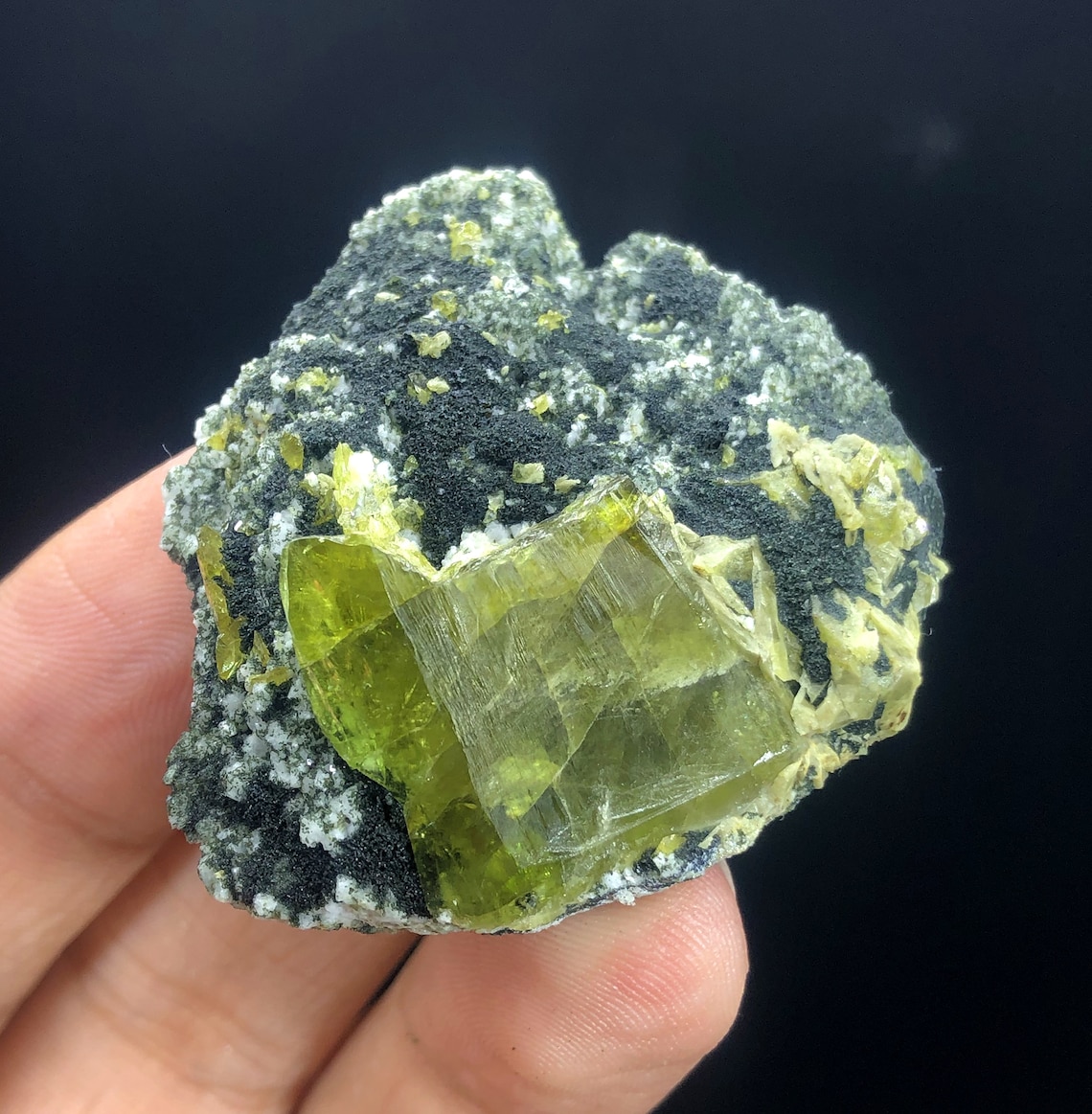 Natural Sphene Titanite, Green Sphene, Raw Sphene, Minerals Specimen ...