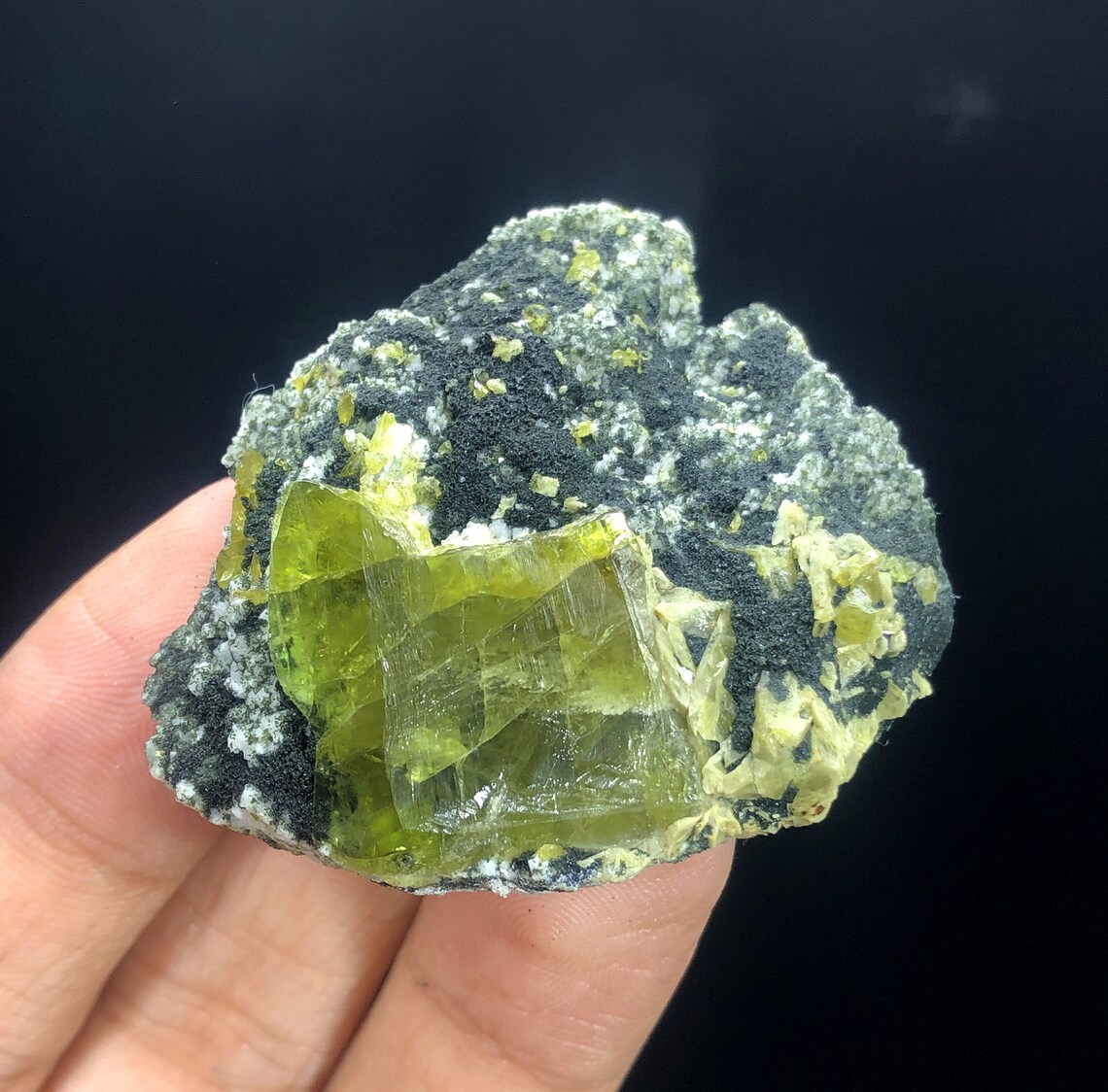 Natural Sphene Titanite, Green Sphene, Raw Sphene, Minerals Specimen ...