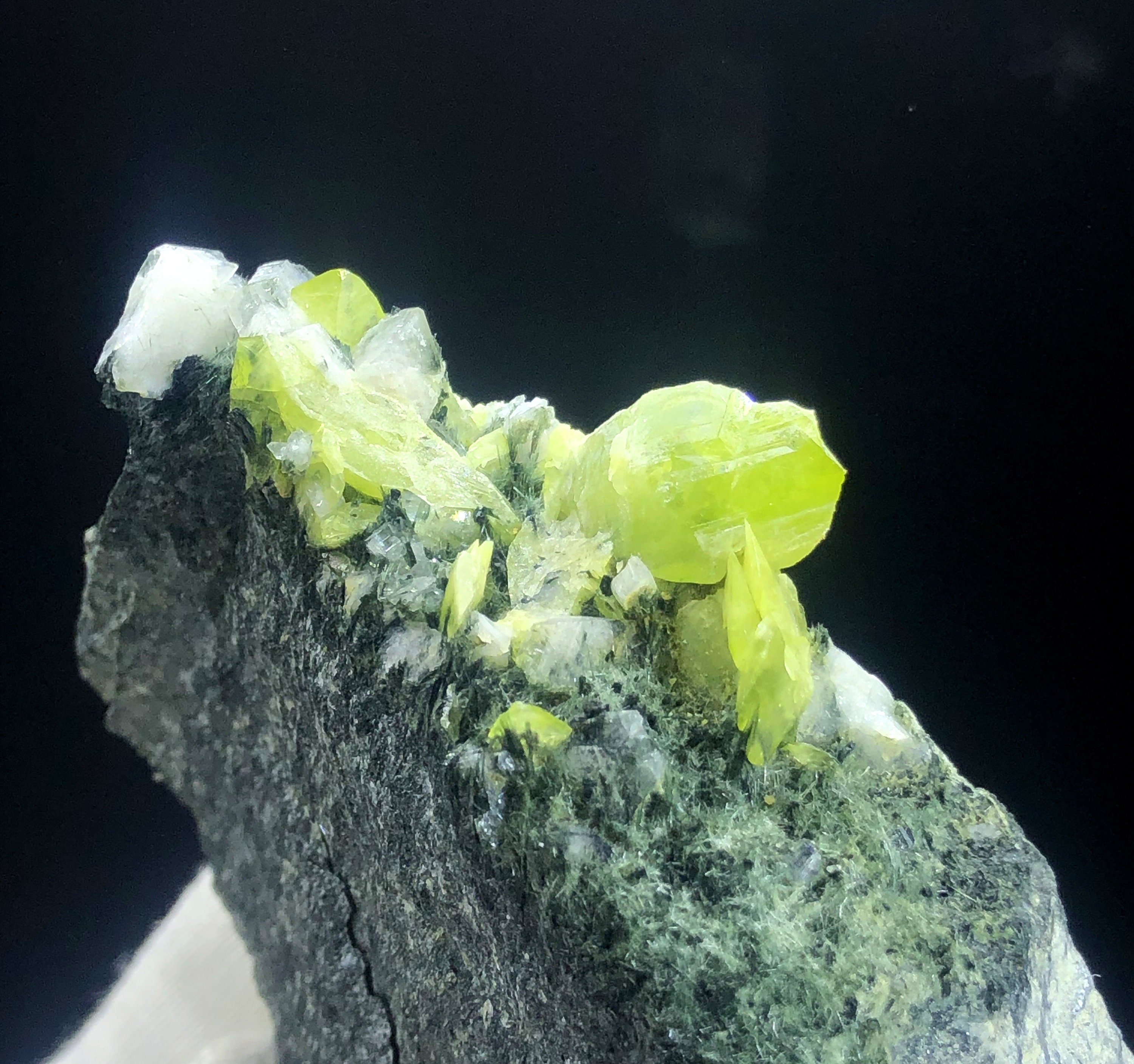 Natural Sphene Titanite, Green Sphene, Raw Sphene, Minerals Specimen ...