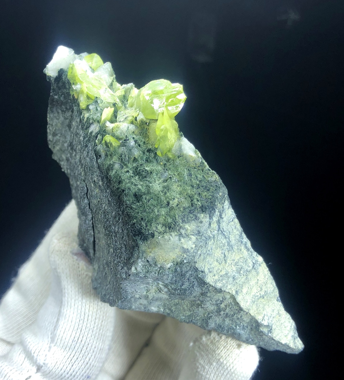 Natural Sphene Titanite, Green Sphene, Raw Sphene, Minerals Specimen ...