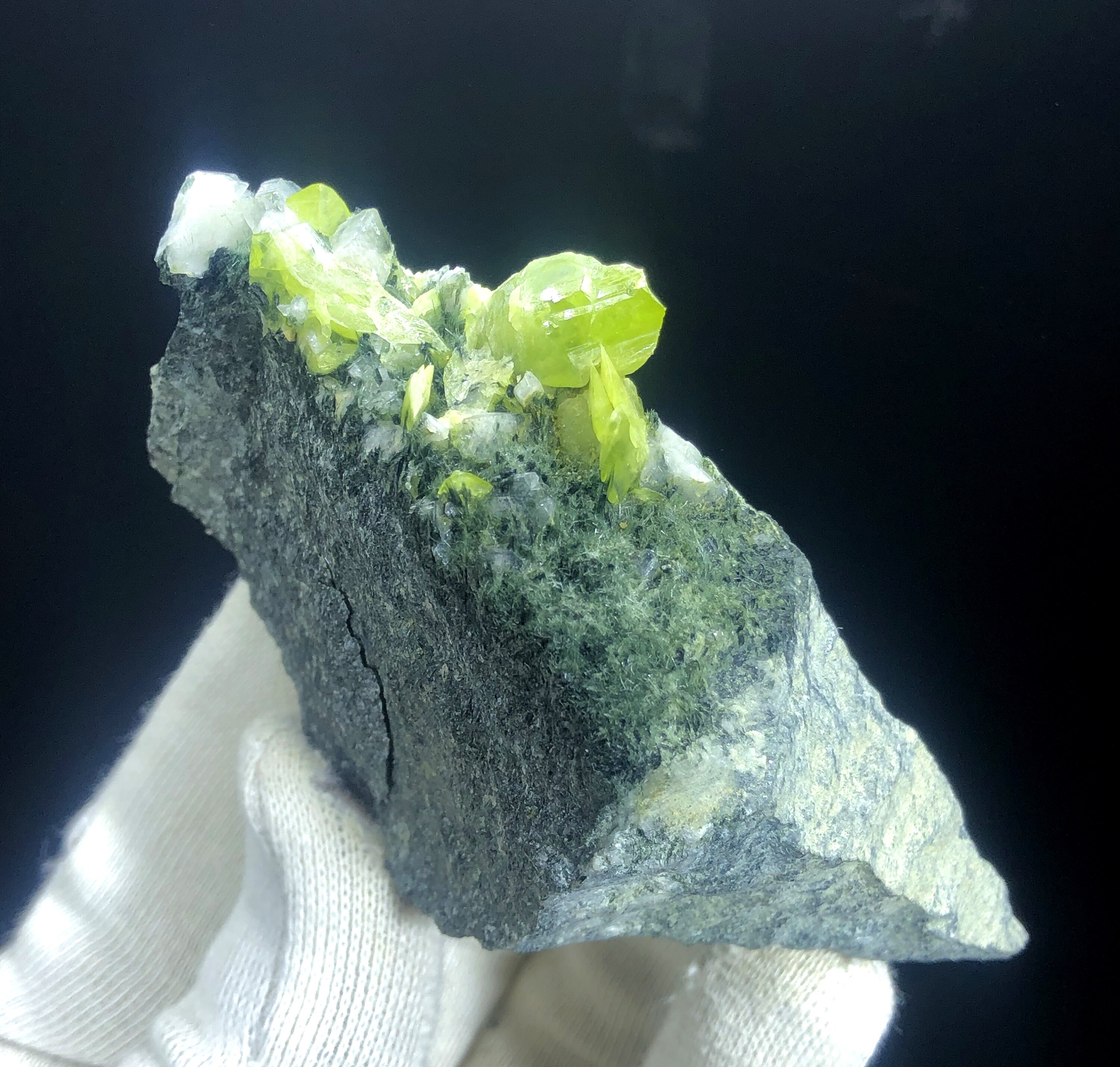 Natural Sphene Titanite, Green Sphene, Raw Sphene, Minerals Specimen ...