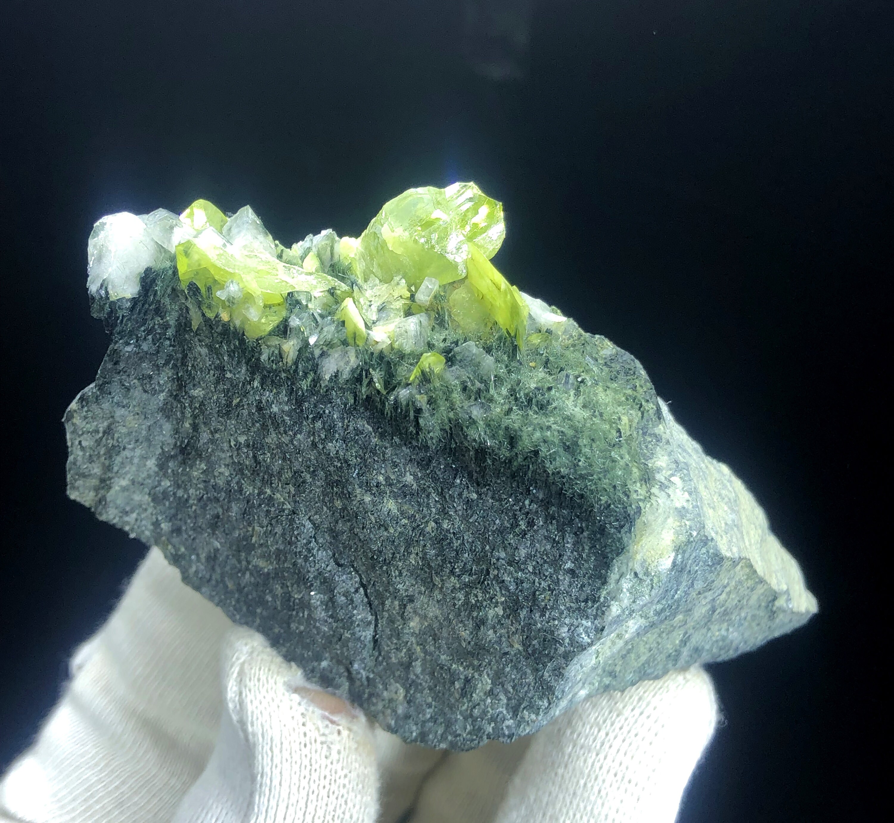 Natural Sphene Titanite, Green Sphene, Raw Sphene, Minerals Specimen ...