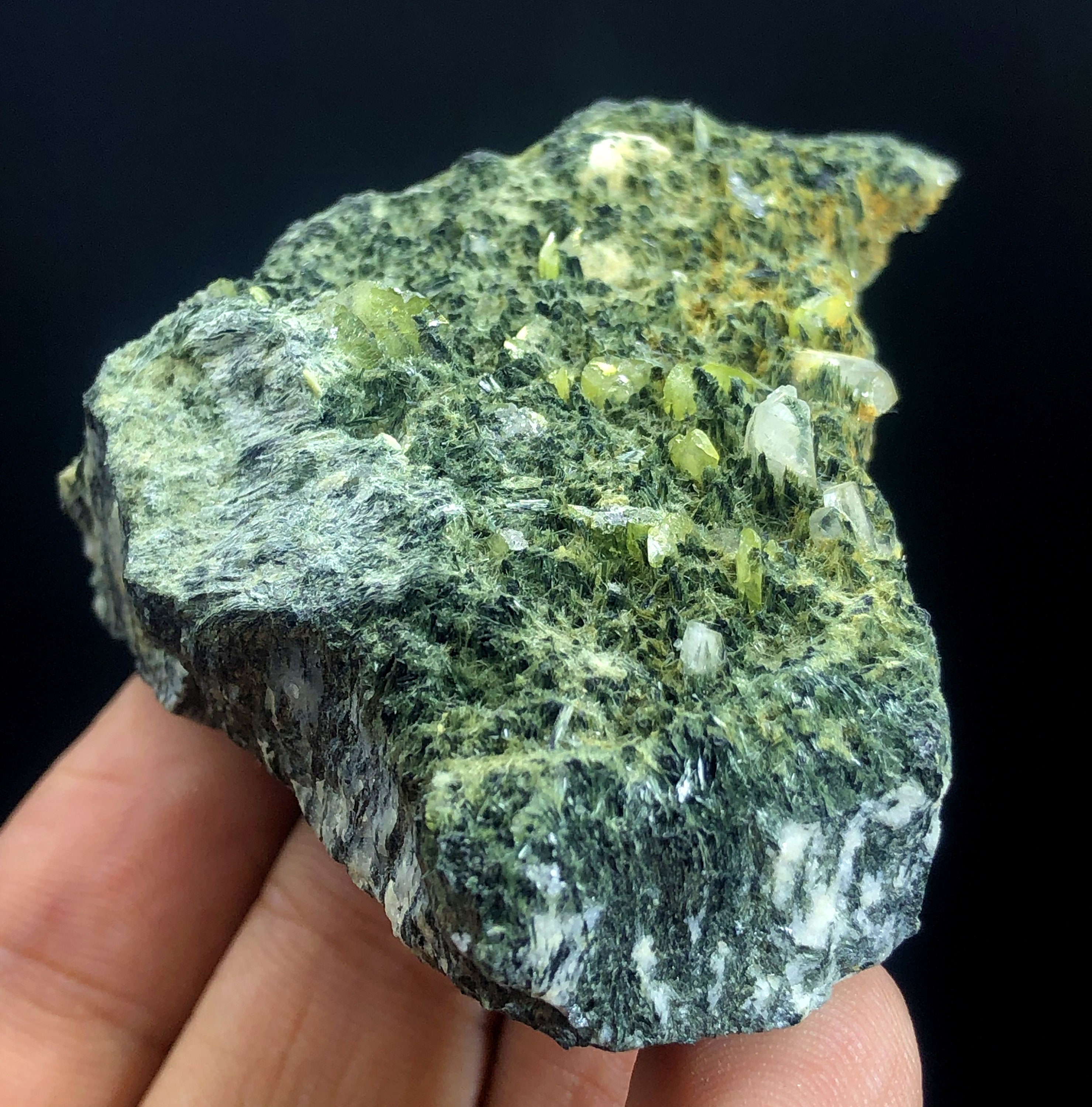 Natural Sphene Titanite, Green Sphene, Raw Sphene, Minerals Specimen ...