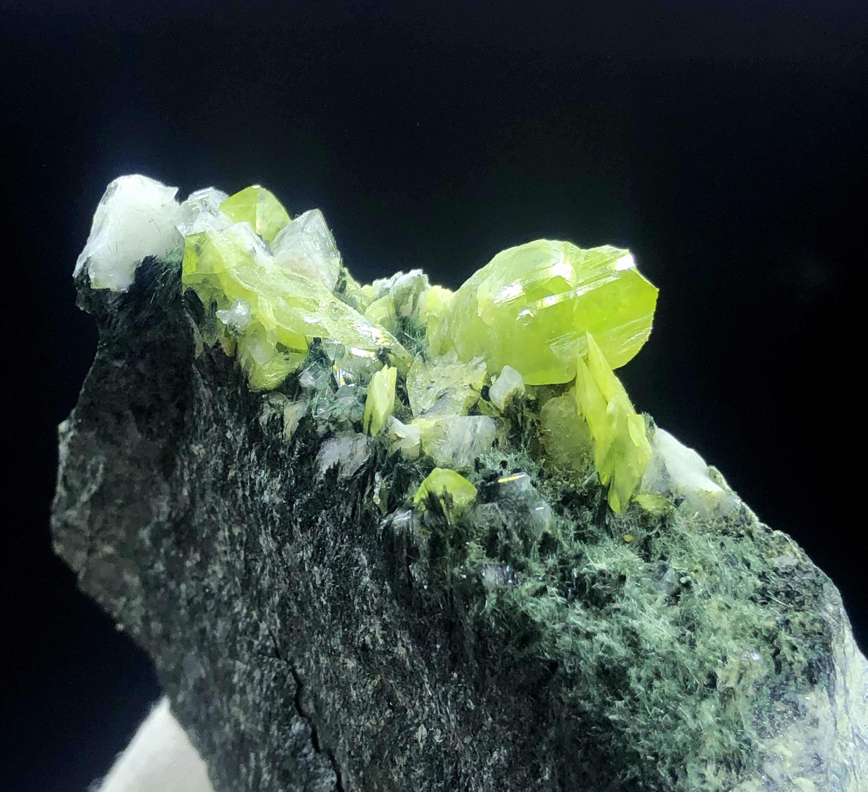 Natural Sphene Titanite, Green Sphene, Raw Sphene, Minerals Specimen ...