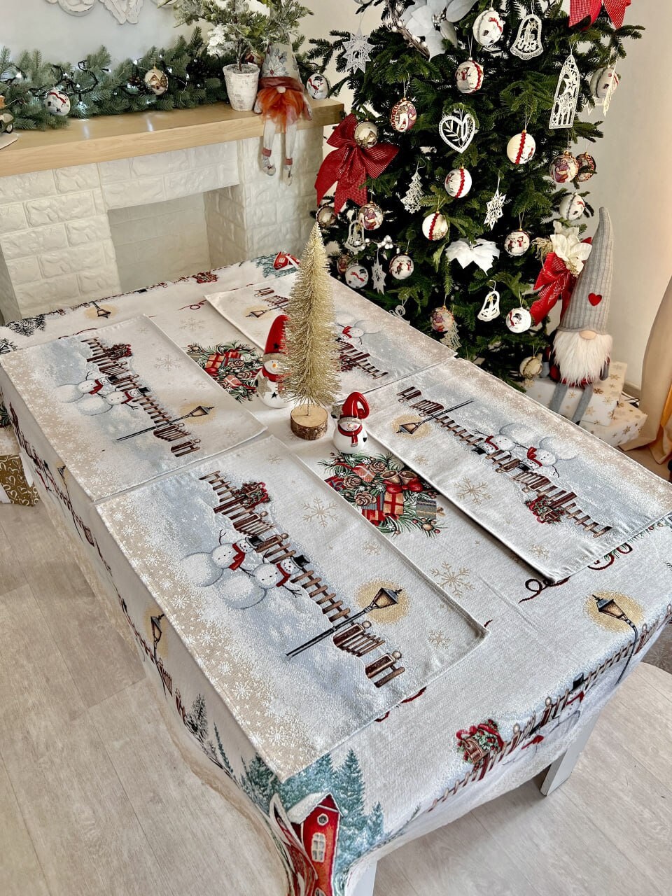 Xmas Ornaments Table Linens, Tapestry Tablecloth, Christmas Tablecloth ...