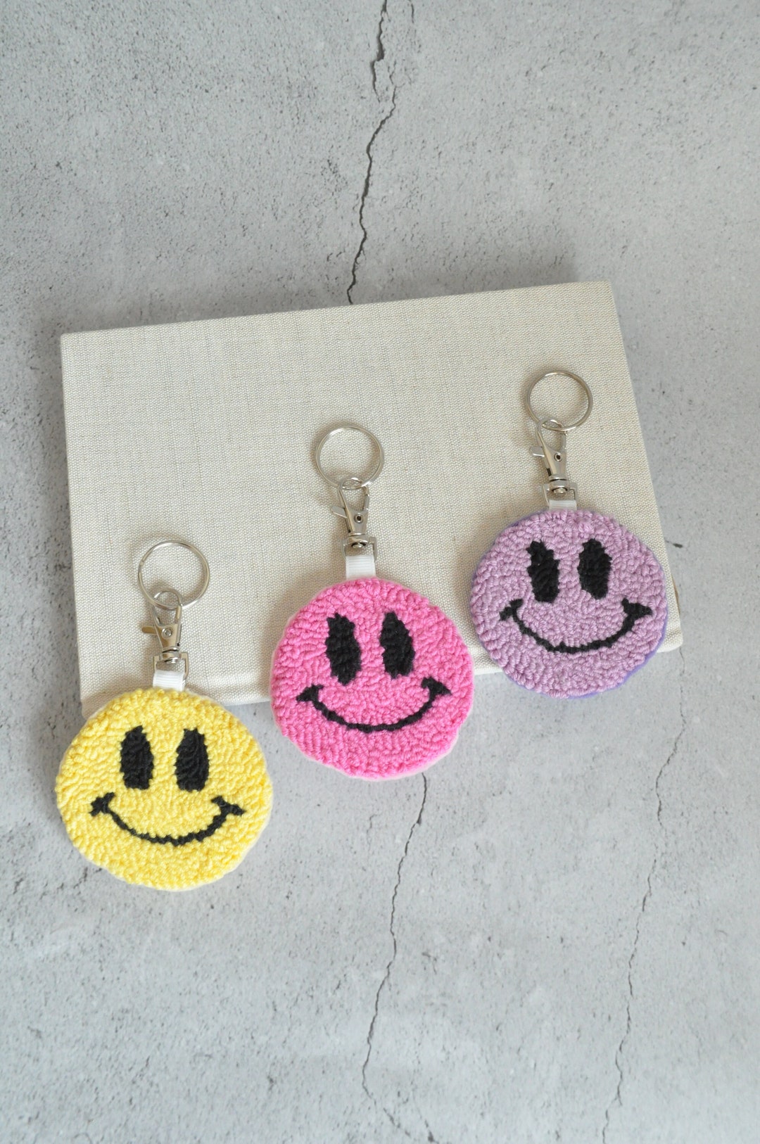 Smiley Cute Punch Keychain, Emoji Face Bag Tag, Emoji Punch Needle ...