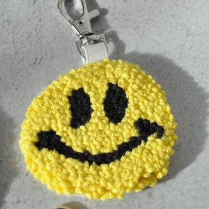 Smiley Cute Punch Keychain, Emoji Face Bag Tag, Emoji Punch Needle ...