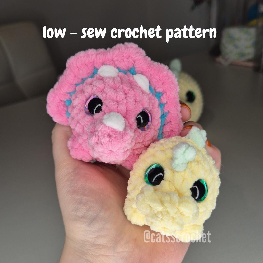 No Sew Chonky Dino Keychain, Crochet Dino, Crochet Keychain, Low Sew ...