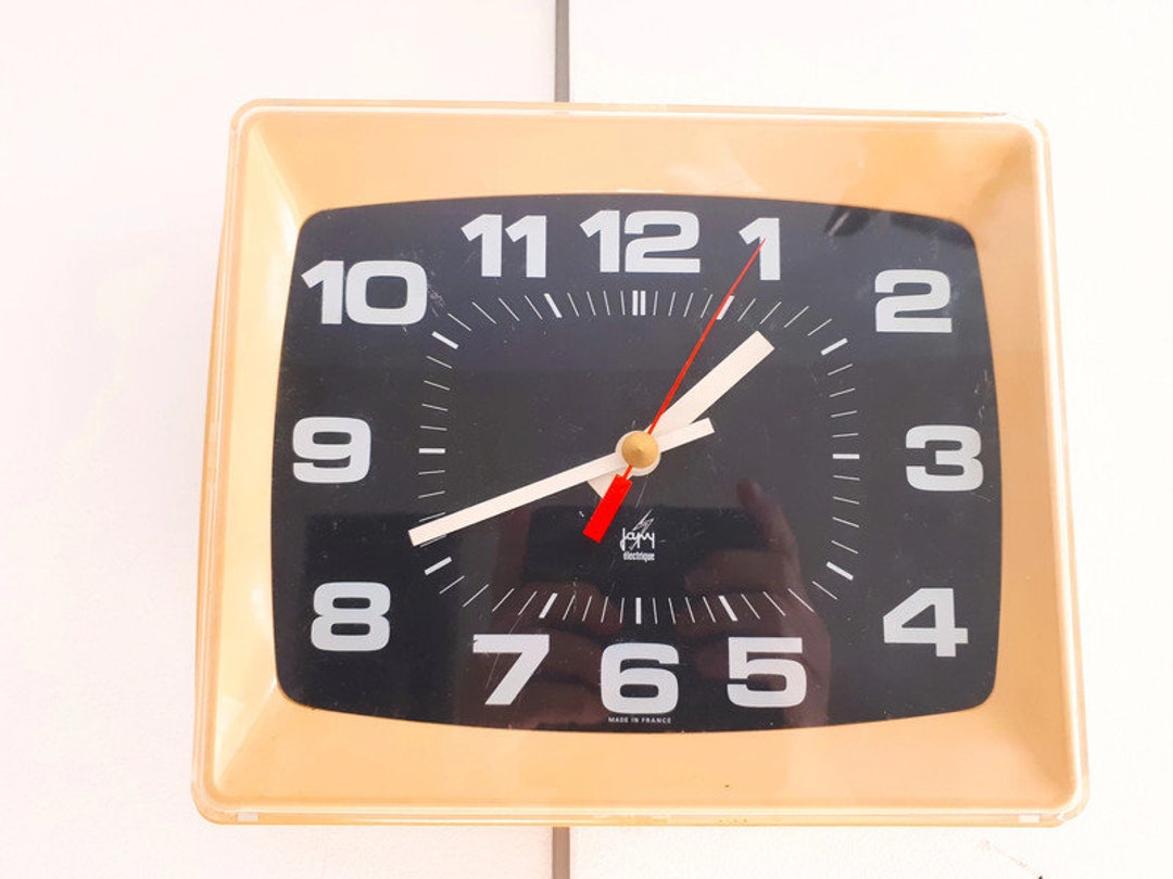 JAPY Vintage 1970s Wall Clock - Retro Design - Etsy