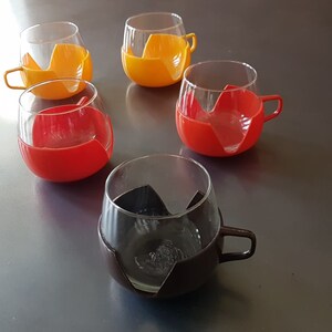 Set 5 Vintage Combi Cup, Retro Plastic Cups - Vintage Cup Design 1970s ...