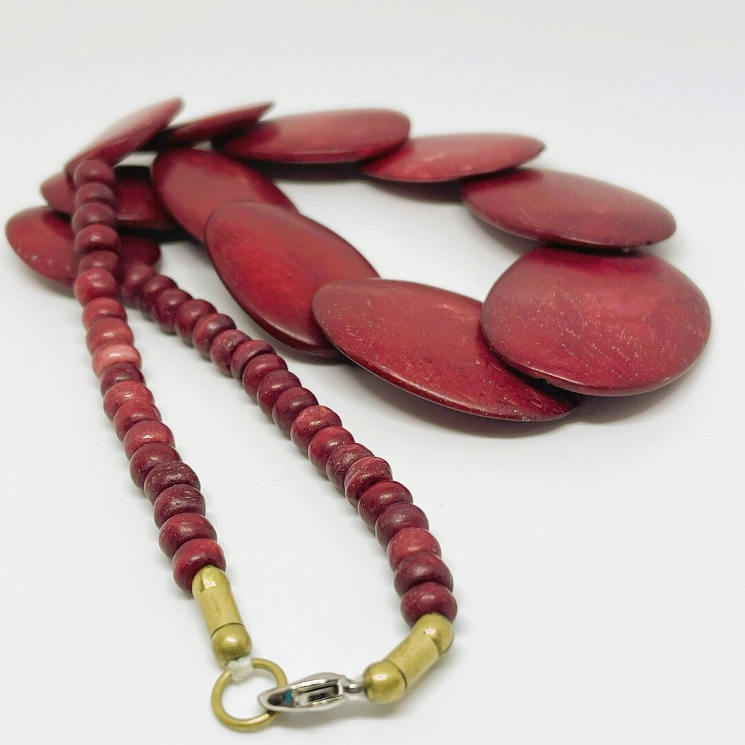 Vintage Overlapping Dark Red Shell Necklace, Flat Disc Graduated Beaded ...