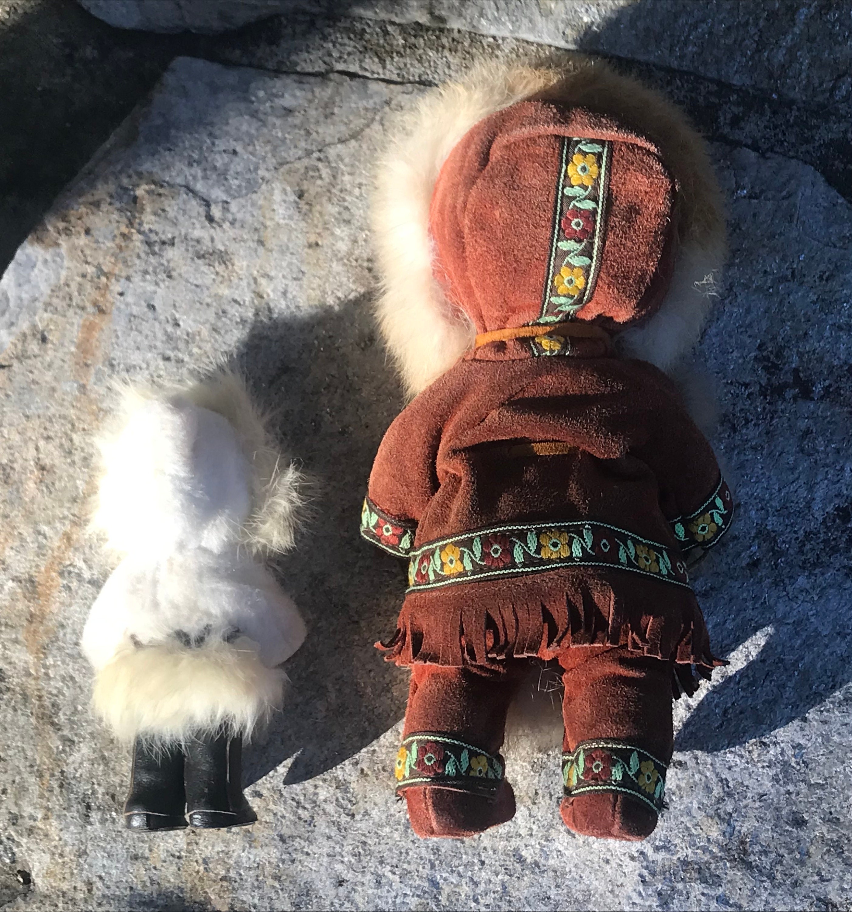 Vintage Indian Art Eskimo Dolls With Original Fur & Leather Clothing ...