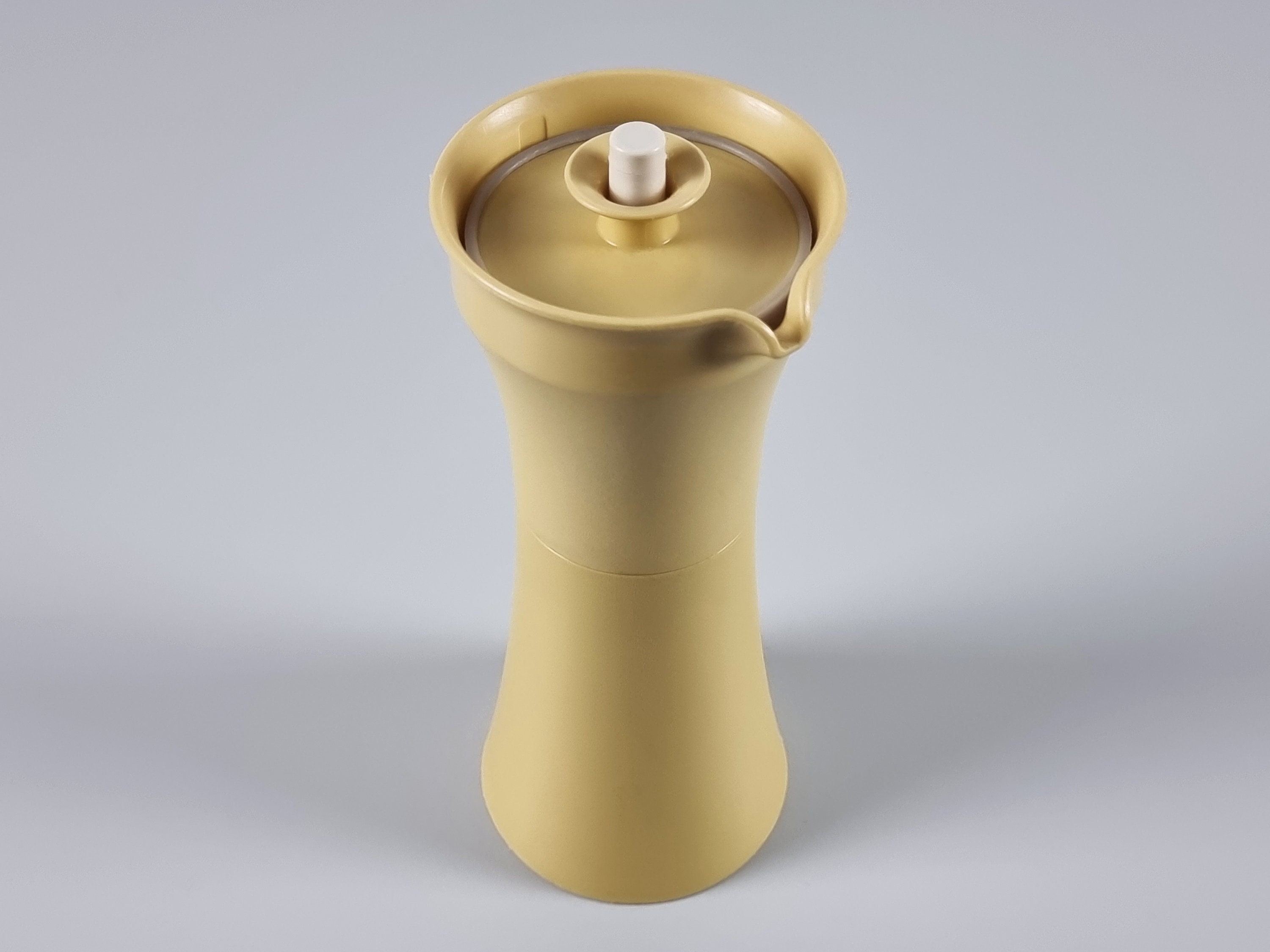 Vintage TUPPERWARE 1246 Creamer And Salad Dressing Container With ...