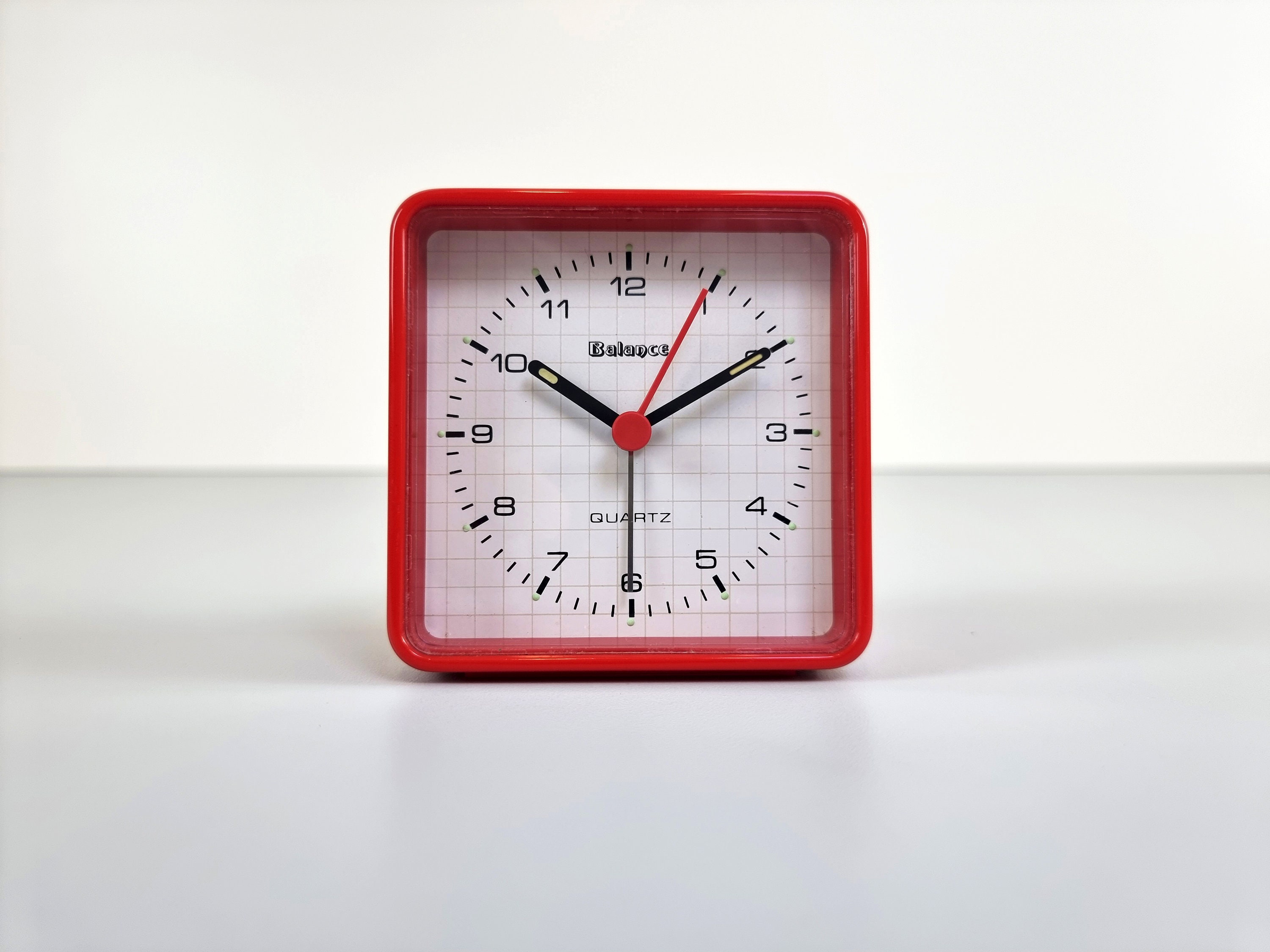 Vintage BALANCE Plastic Table Clock - Vintage Plastic Clocks - Holland ...