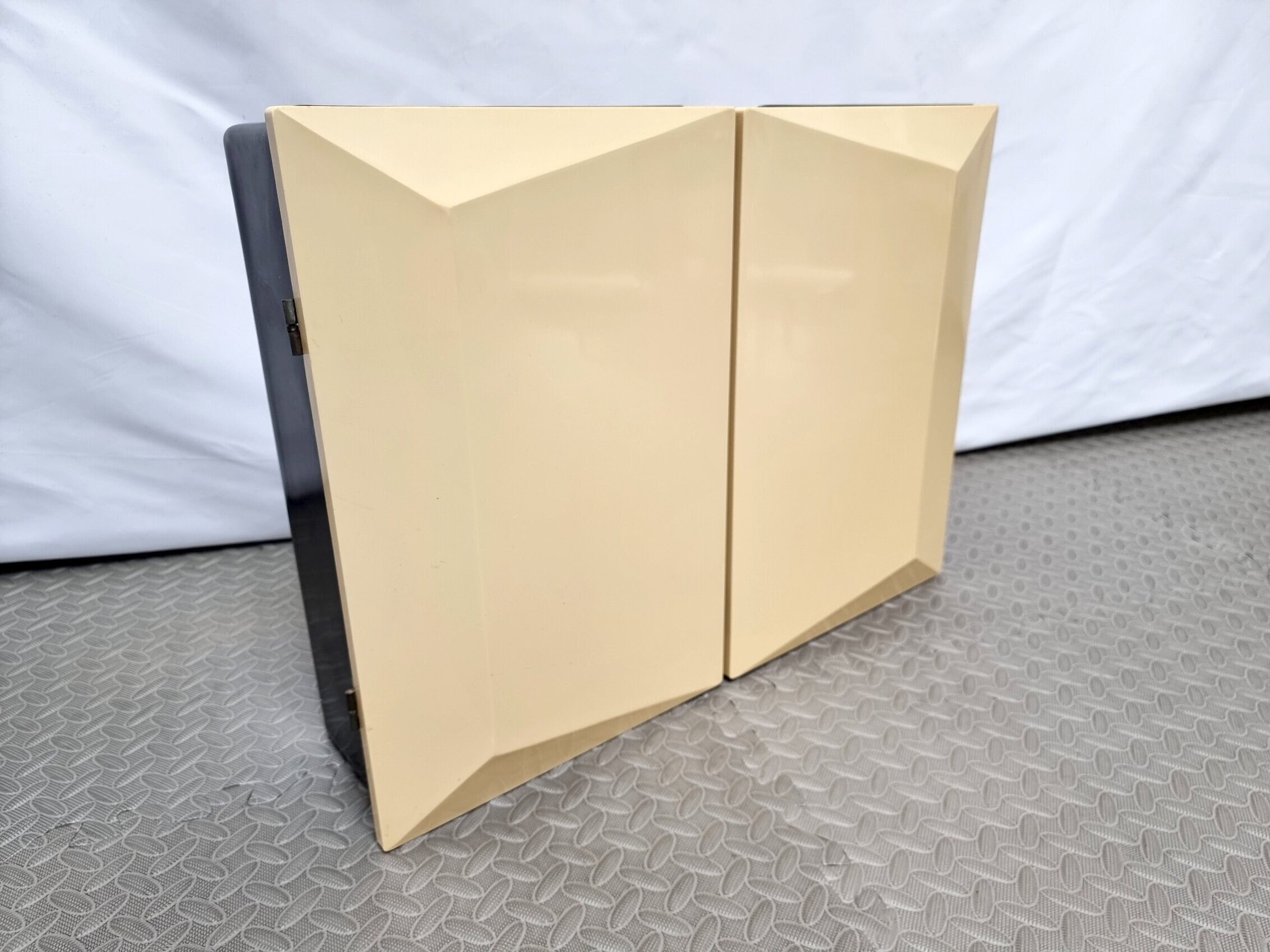 Mid-Century Modernism - Vintage Bakelite Bathroom Cabinet - Vintage ...