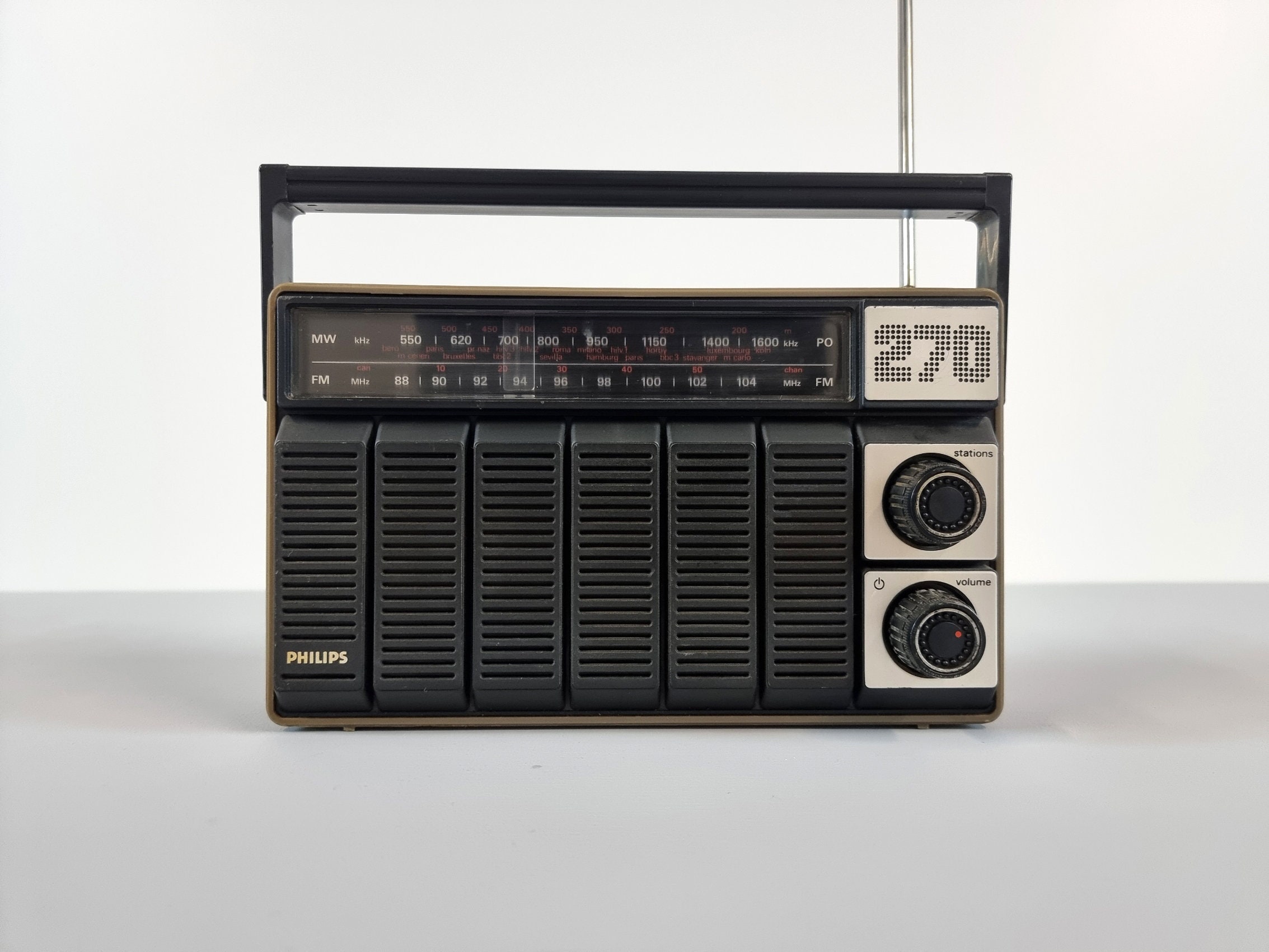 Vintage HiFi - Philips 90AL270 Portable Radio - Retro Broadcast ...