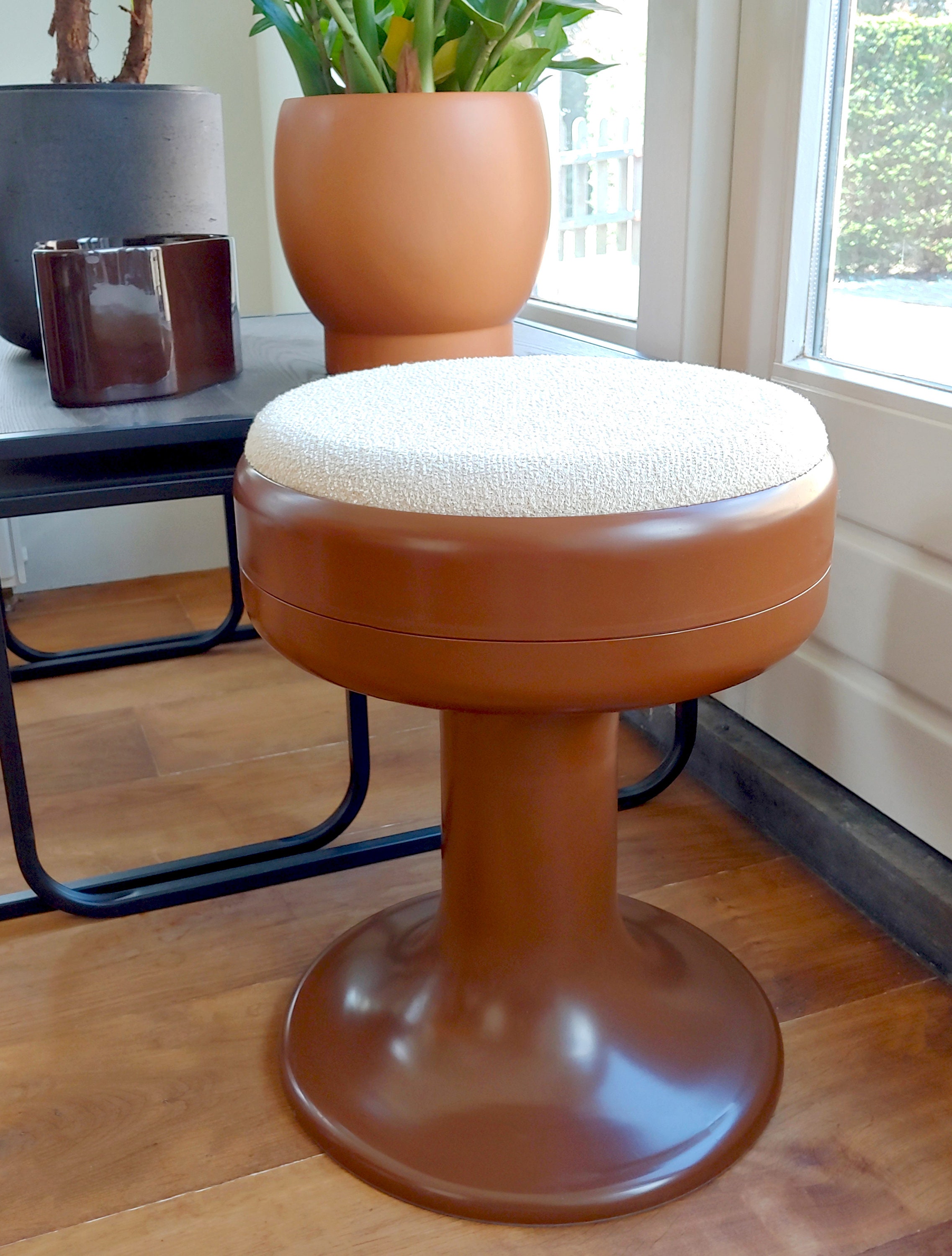 Space Age Design - Vintage ISOKLEPA Tulip Stool - Vintage Upholstered ...