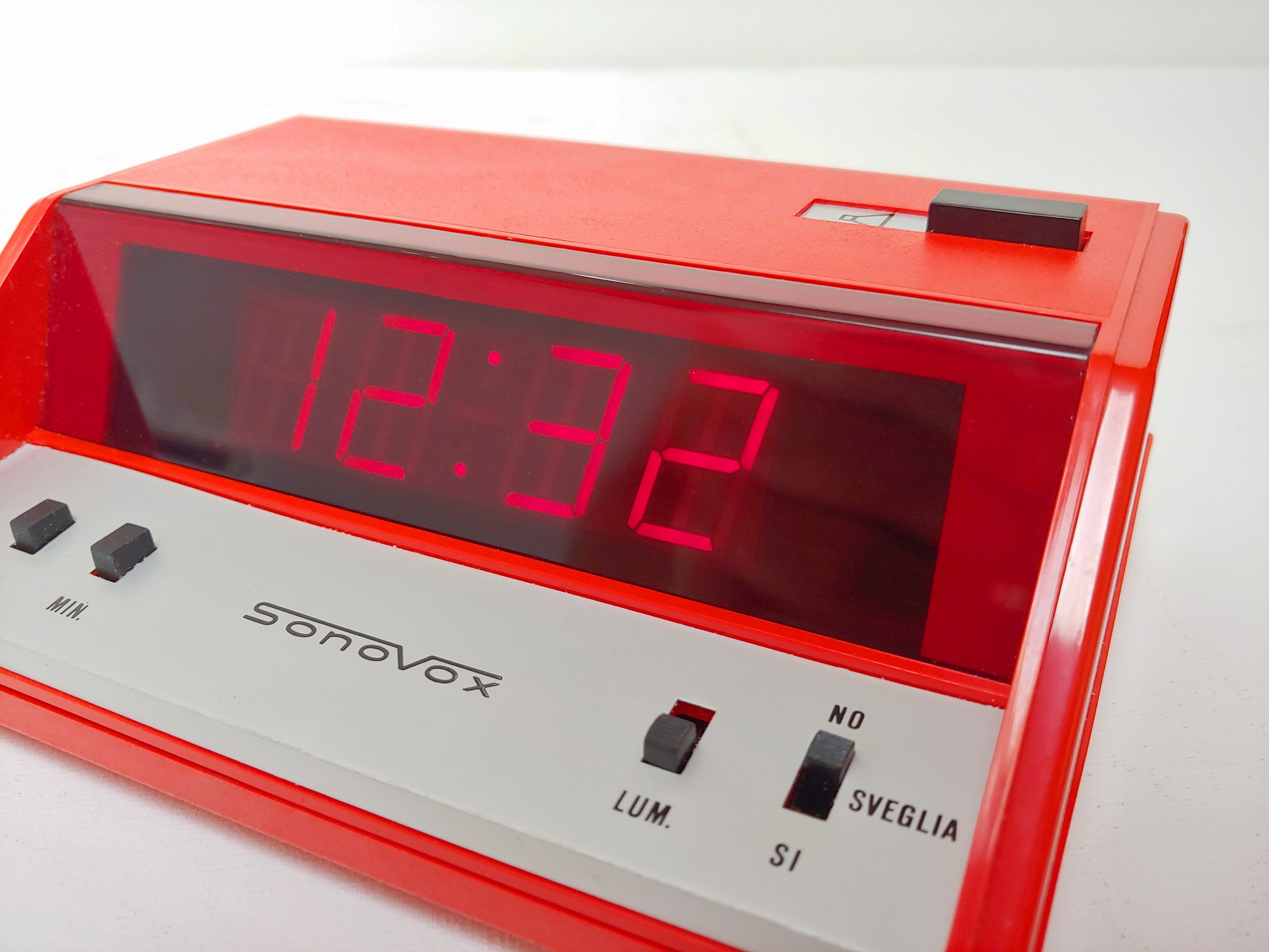 Space Age Design - Vintage Electronic Alarm Clock - Sonovox Model 3001 ...