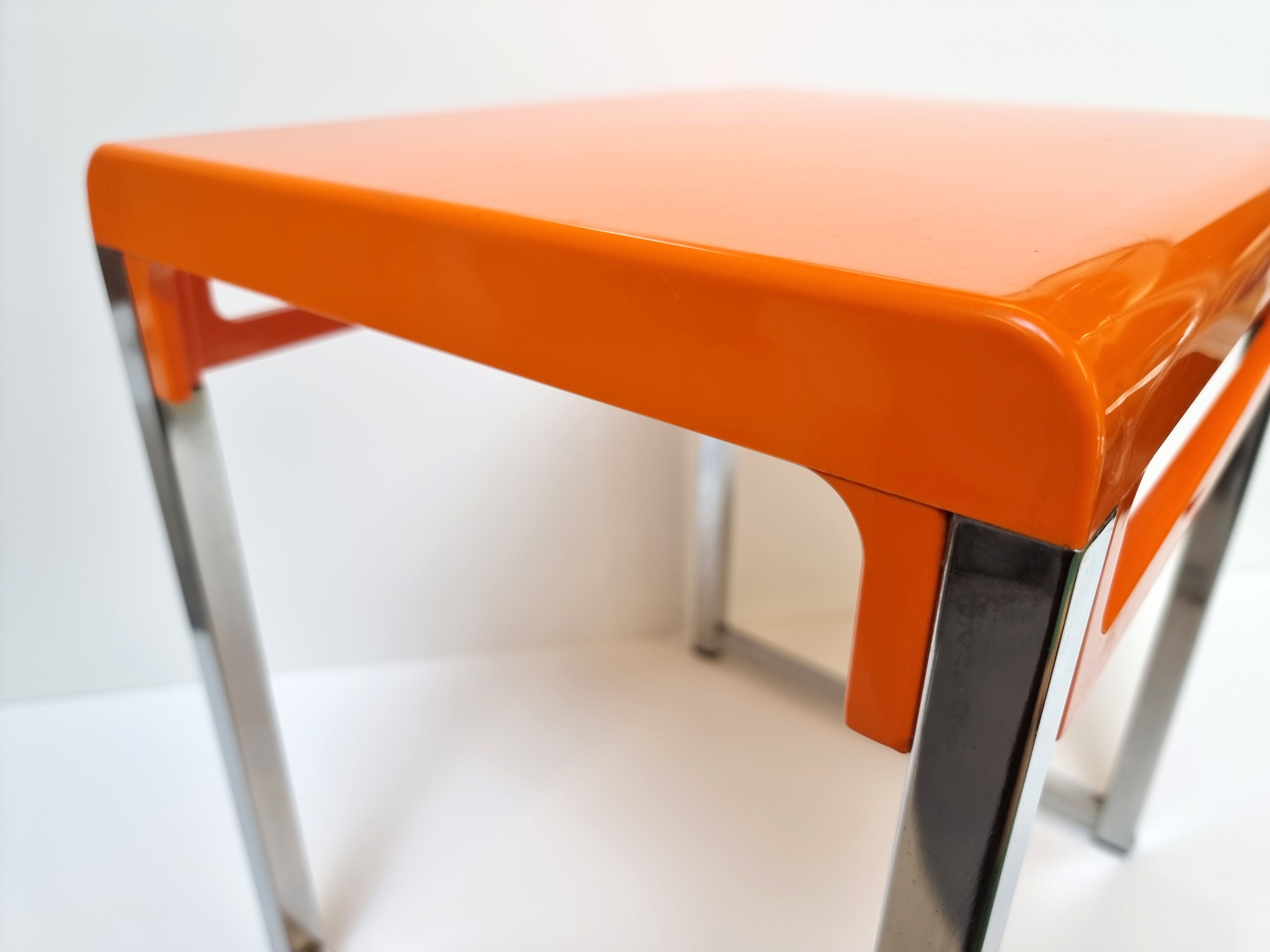 Space Age Design - Vintage Orange Plastic Side Table - Prisunic Table ...