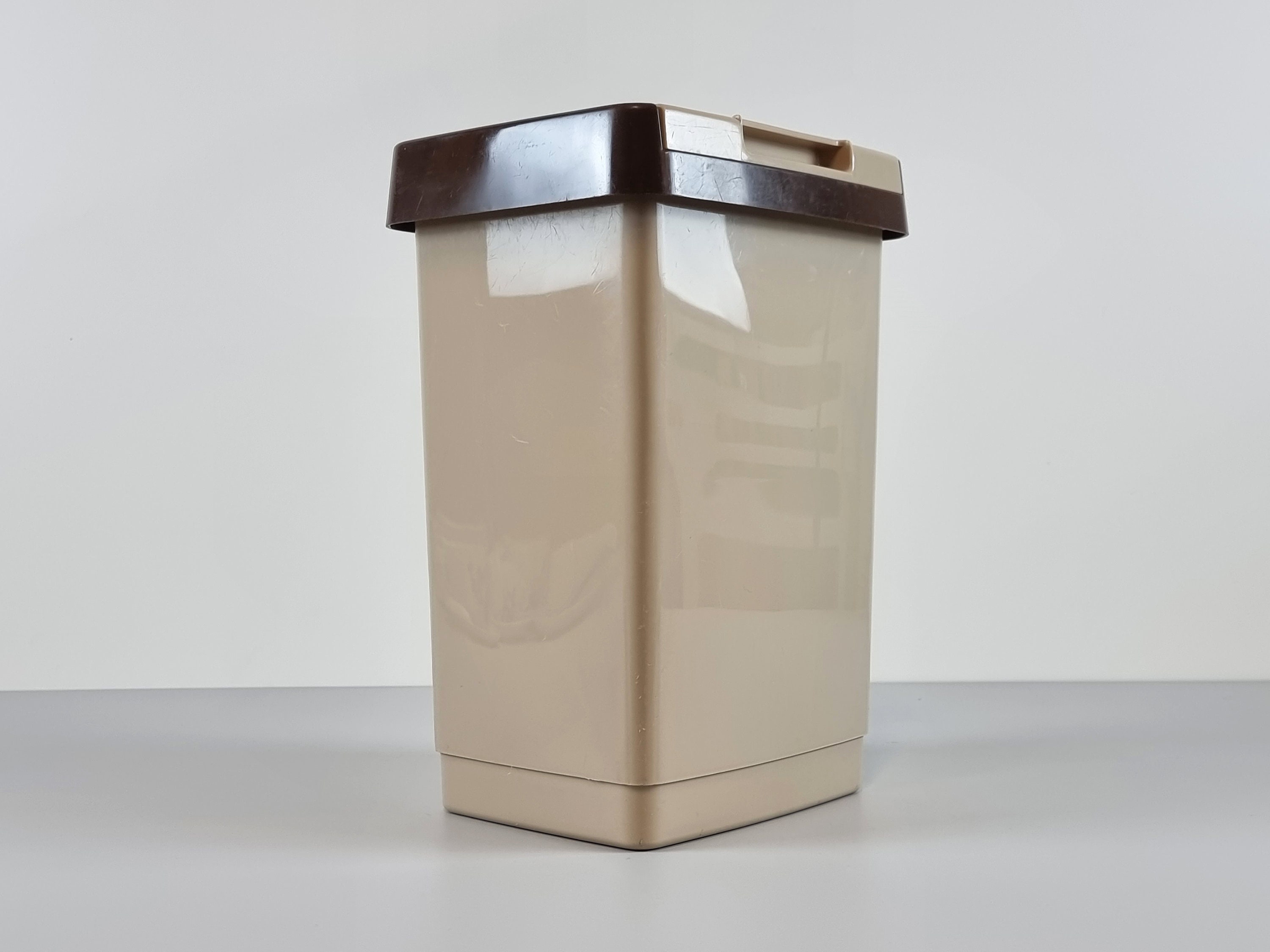 Space Age Design - Vintage CURVER Plastic Waste Bin - Retro Home Decor ...