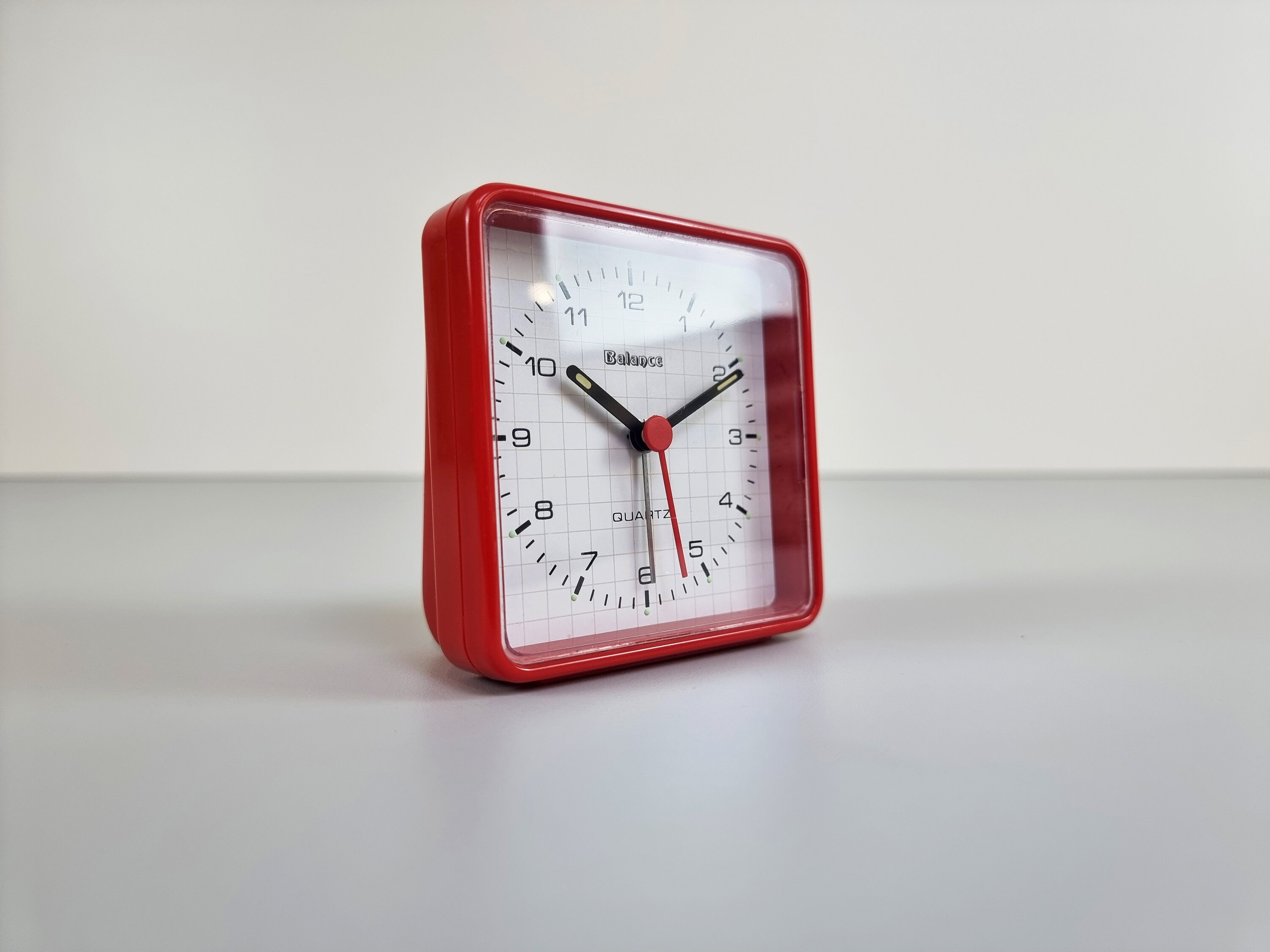 Vintage BALANCE Plastic Table Clock - Vintage Plastic Clocks - Holland ...