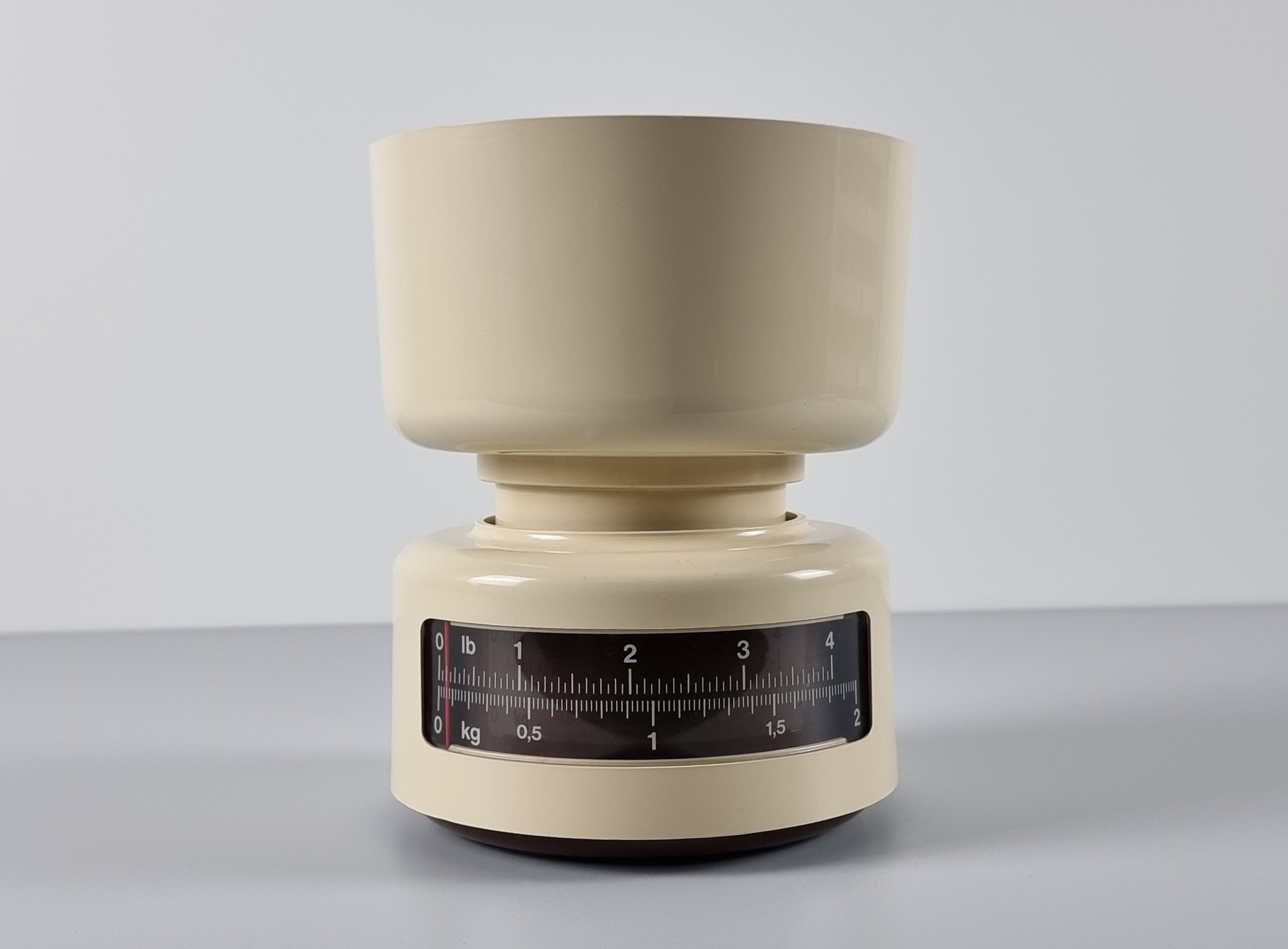 Space Age Design - Vintage Beige Plastic Kitchen Scale - Retro Scale ...