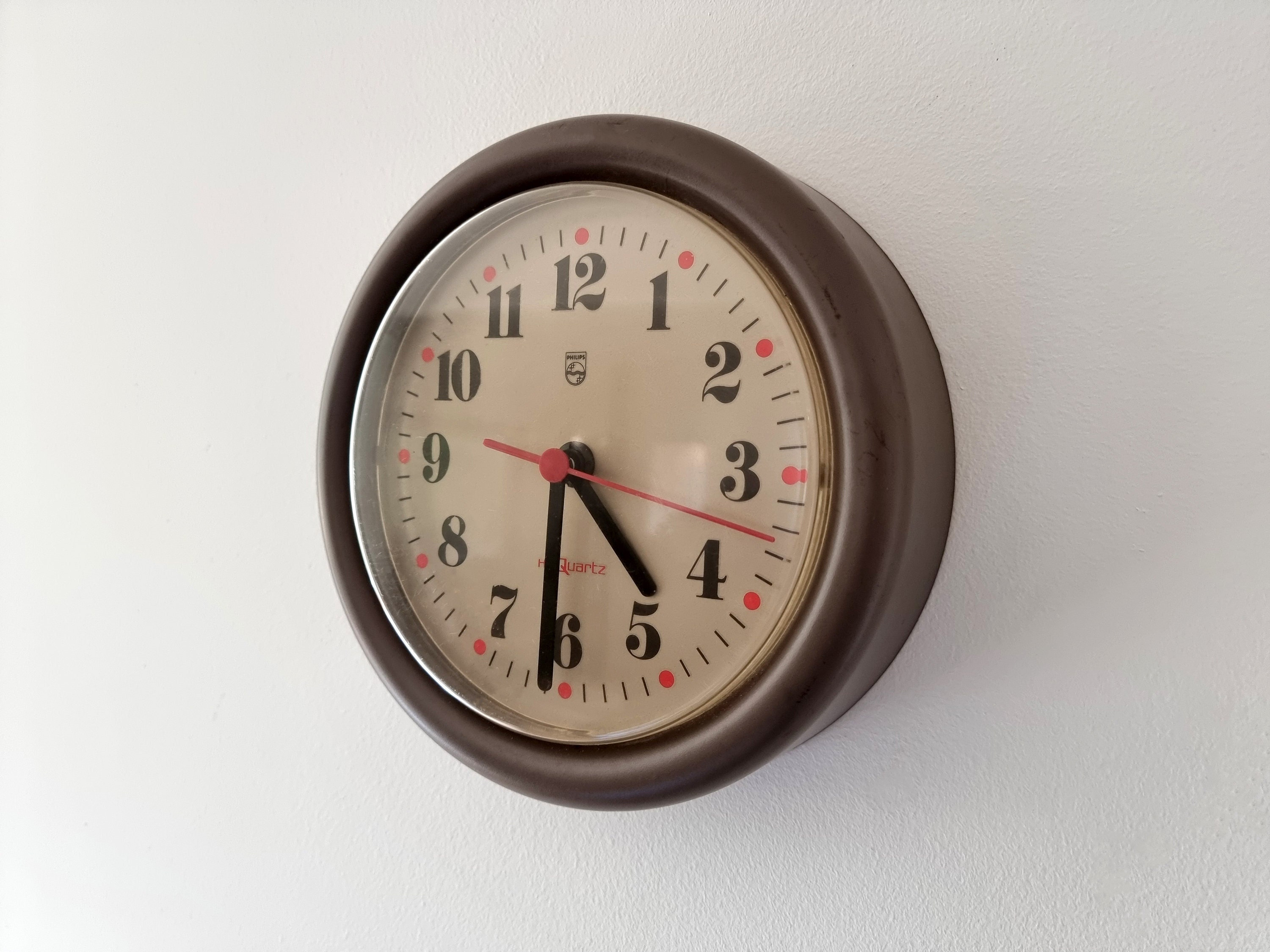 Space Age Design - Retro Vintage Wall Clock - Philips Clock Type HR ...