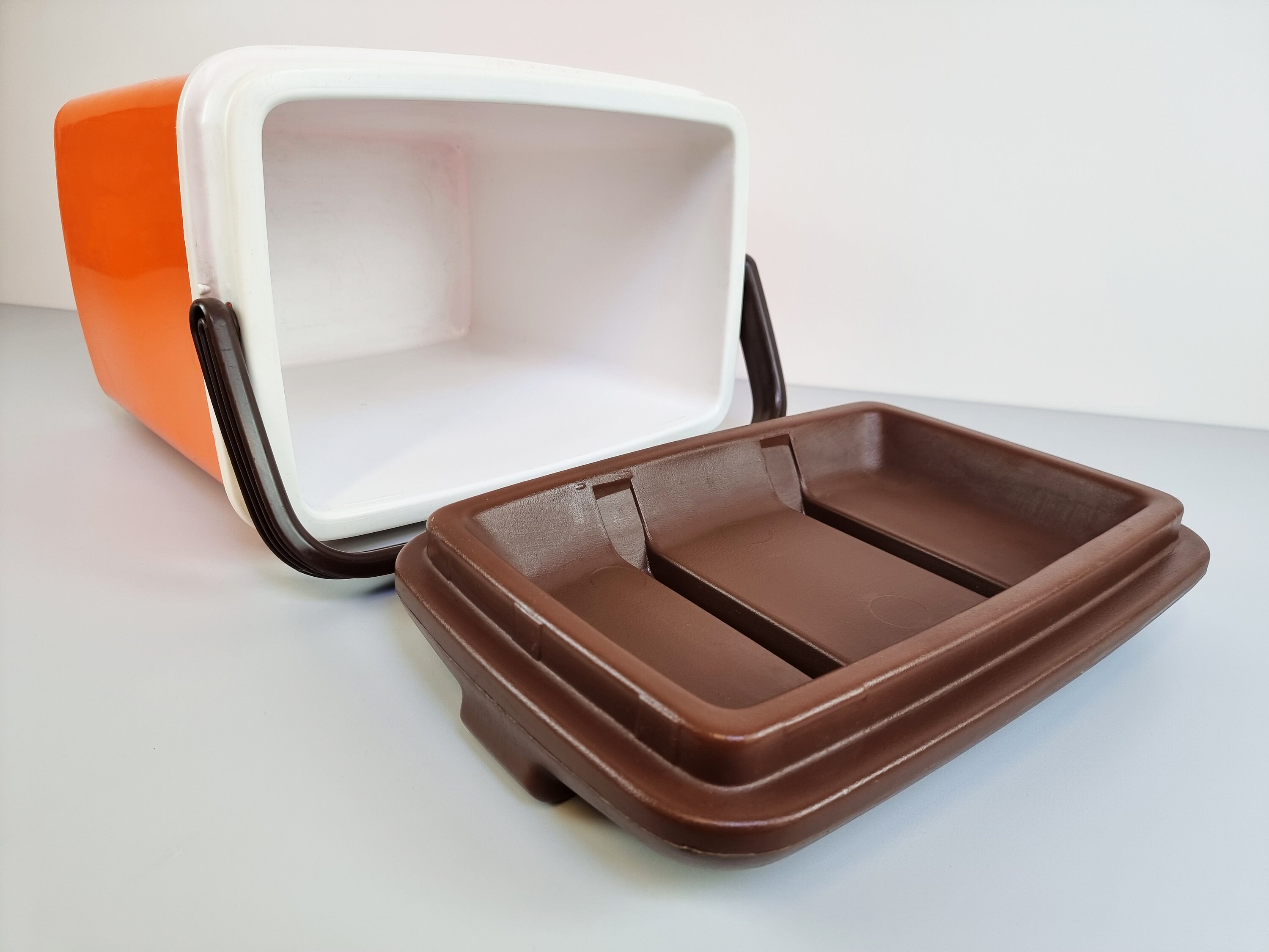 Space Age Design - Vintage CURVER Plastic Storage Container, Cool Box ...