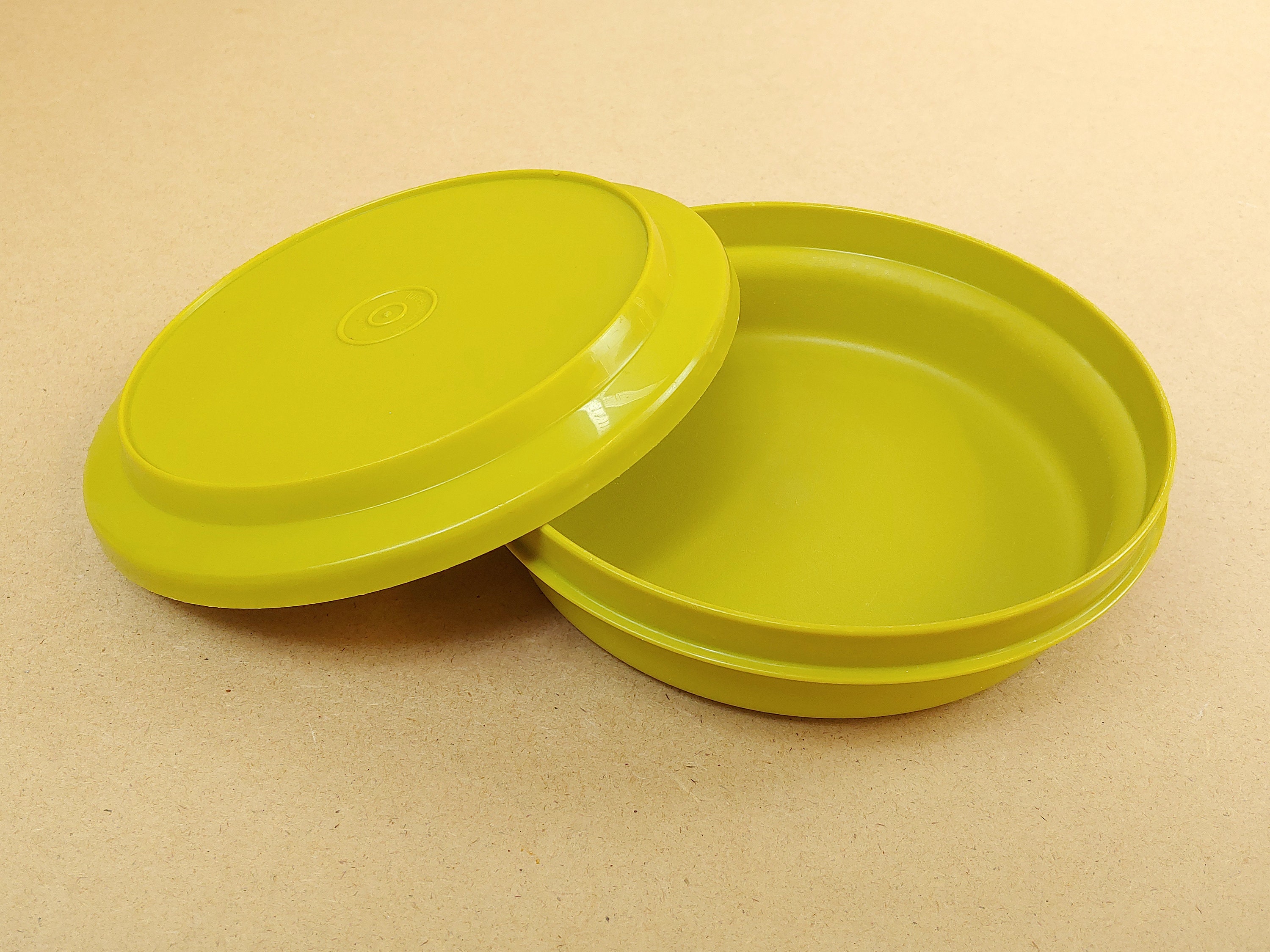 Vintage Green TUPPERWARE 1206 Serve N Seal Bowl With Serving Plate ...