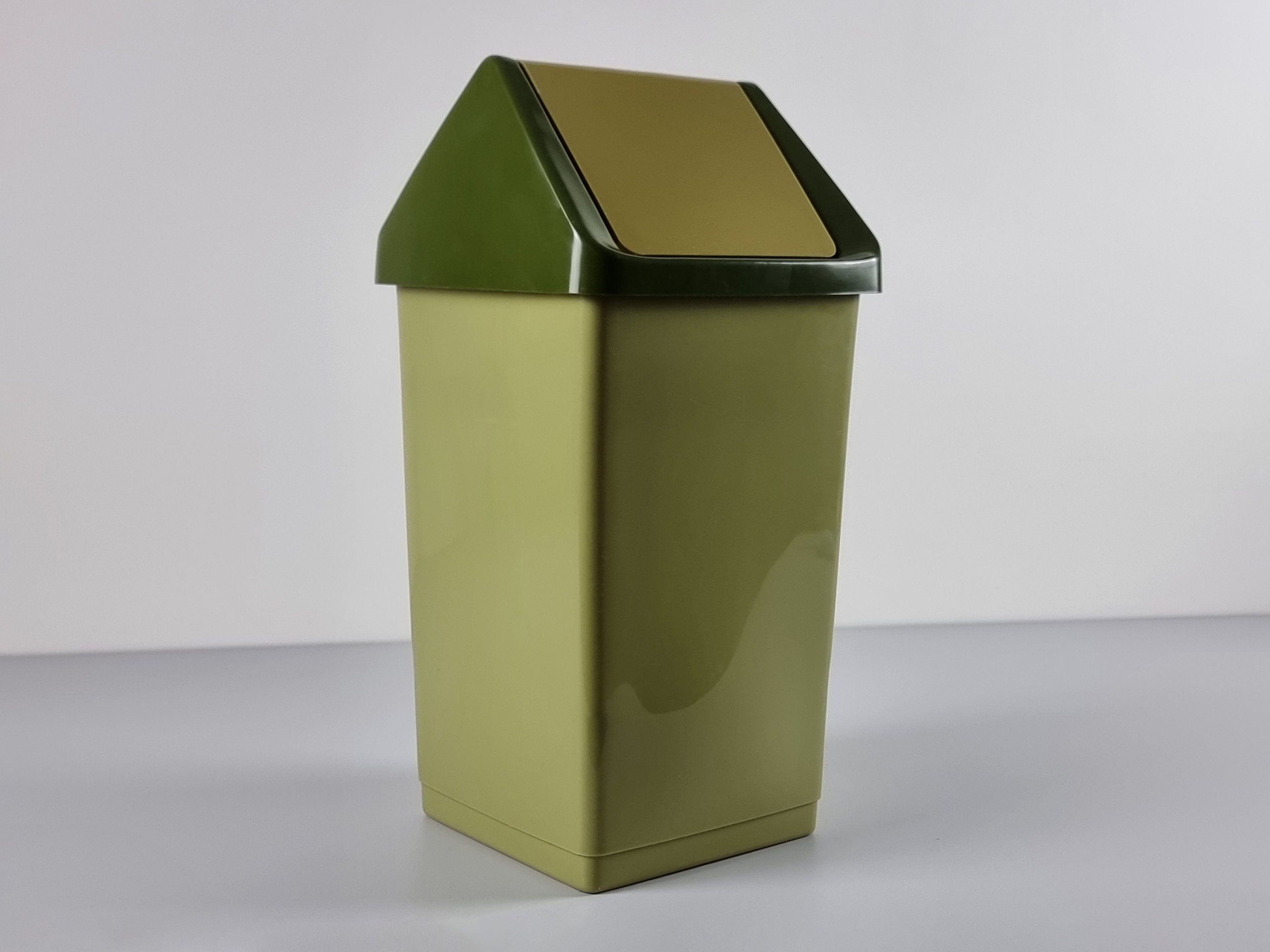 Space Age Design - Vintage CURVER Green Plastic Waste Bin - Vintage ...