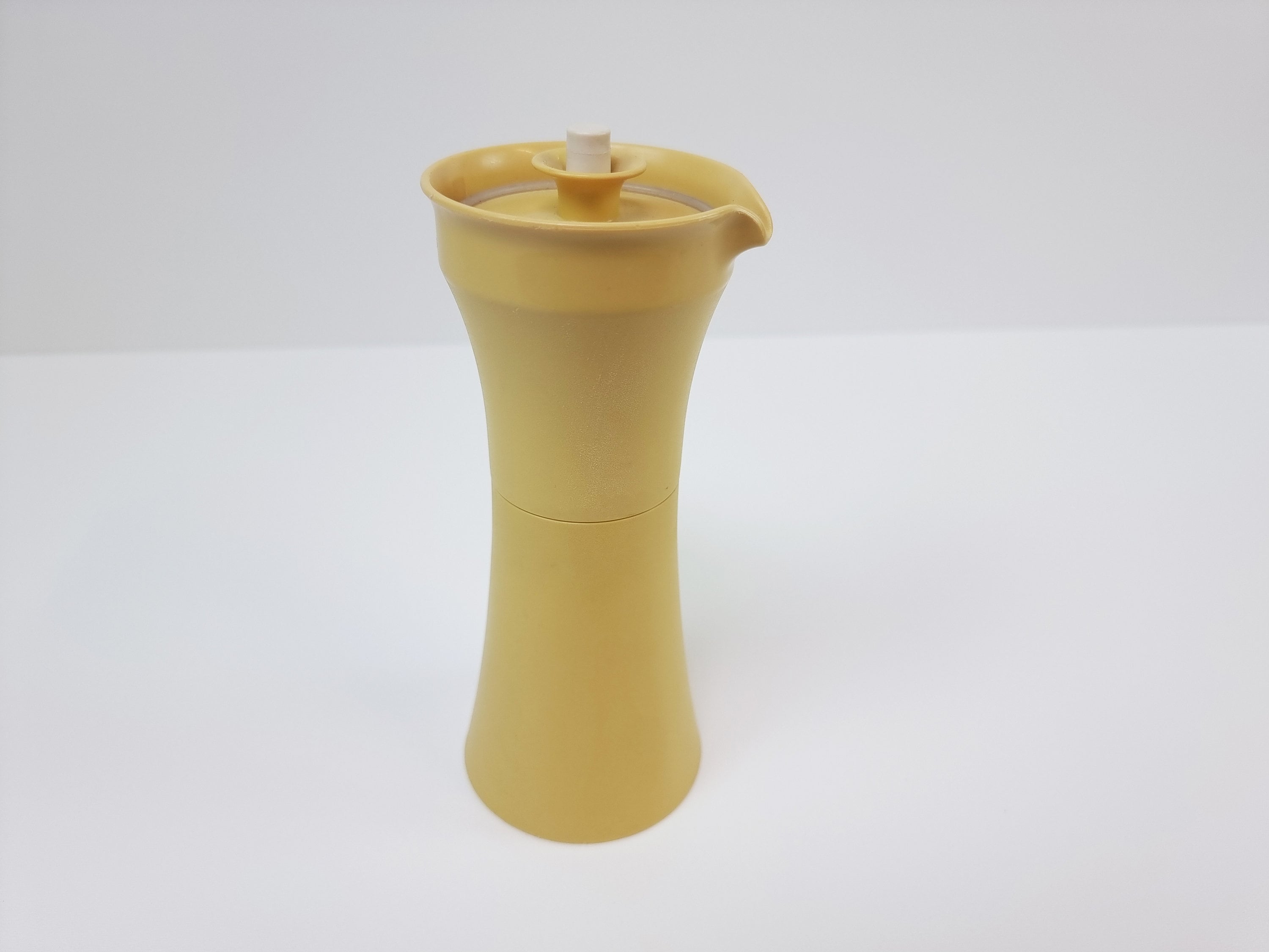 Vintage TUPPERWARE 1246 Creamer, Salad Dressing Container With Sealing ...