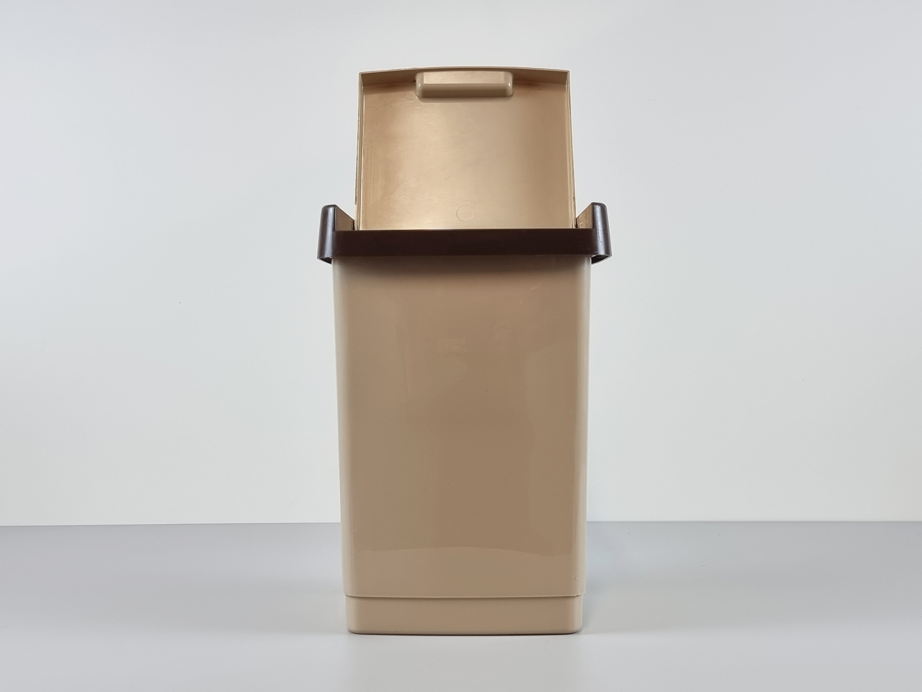 Space Age Design - Vintage CURVER Plastic Waste Bin - Retro Home Decor ...