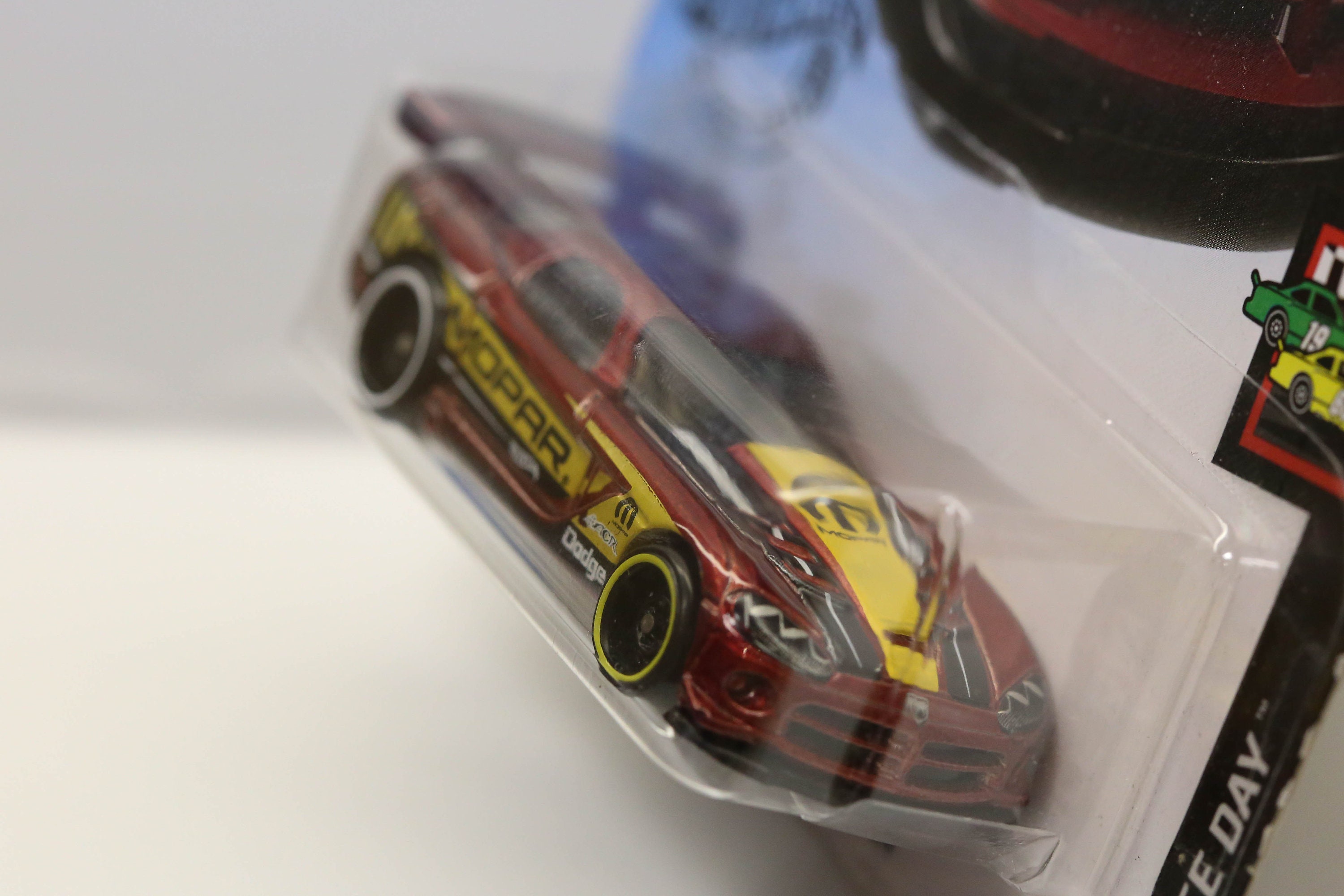 Plus + Hot Wheels Dodge Viper SRT10 ACR HW Race Day GHC54 a Bonus Hot ...