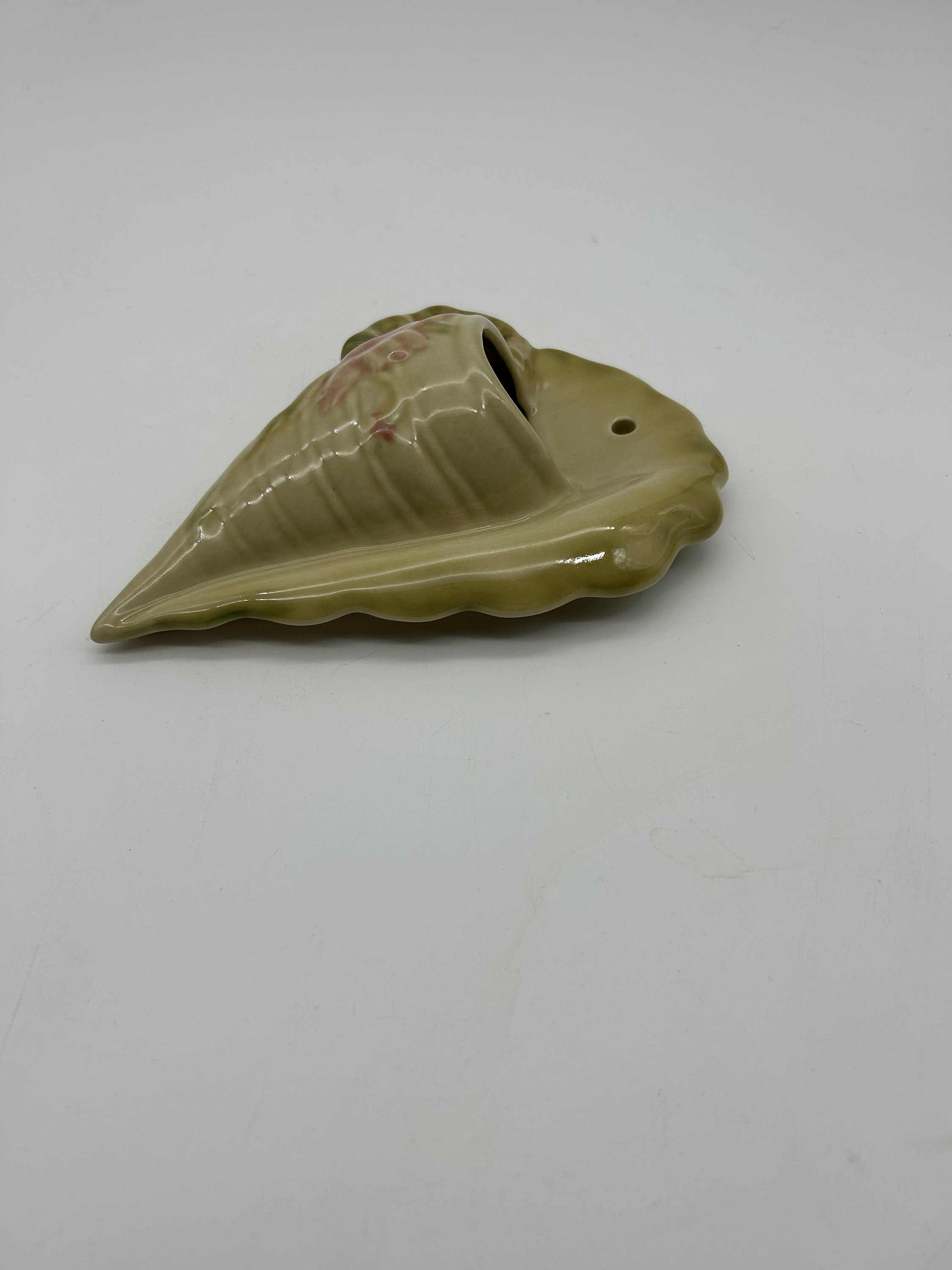 Hull Pottery Woodland Conch Shell Wall Pocket Planter Sage Green and ...