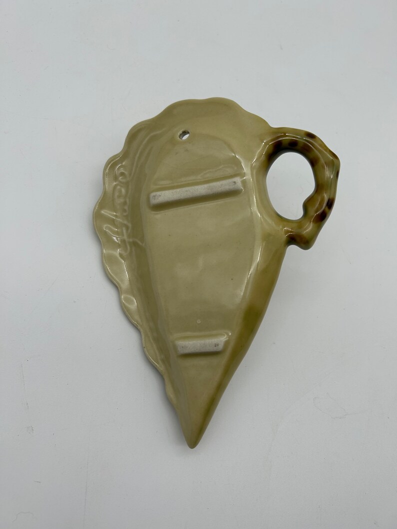 Hull Pottery Woodland Conch Shell Wall Pocket Planter Sage Green and ...