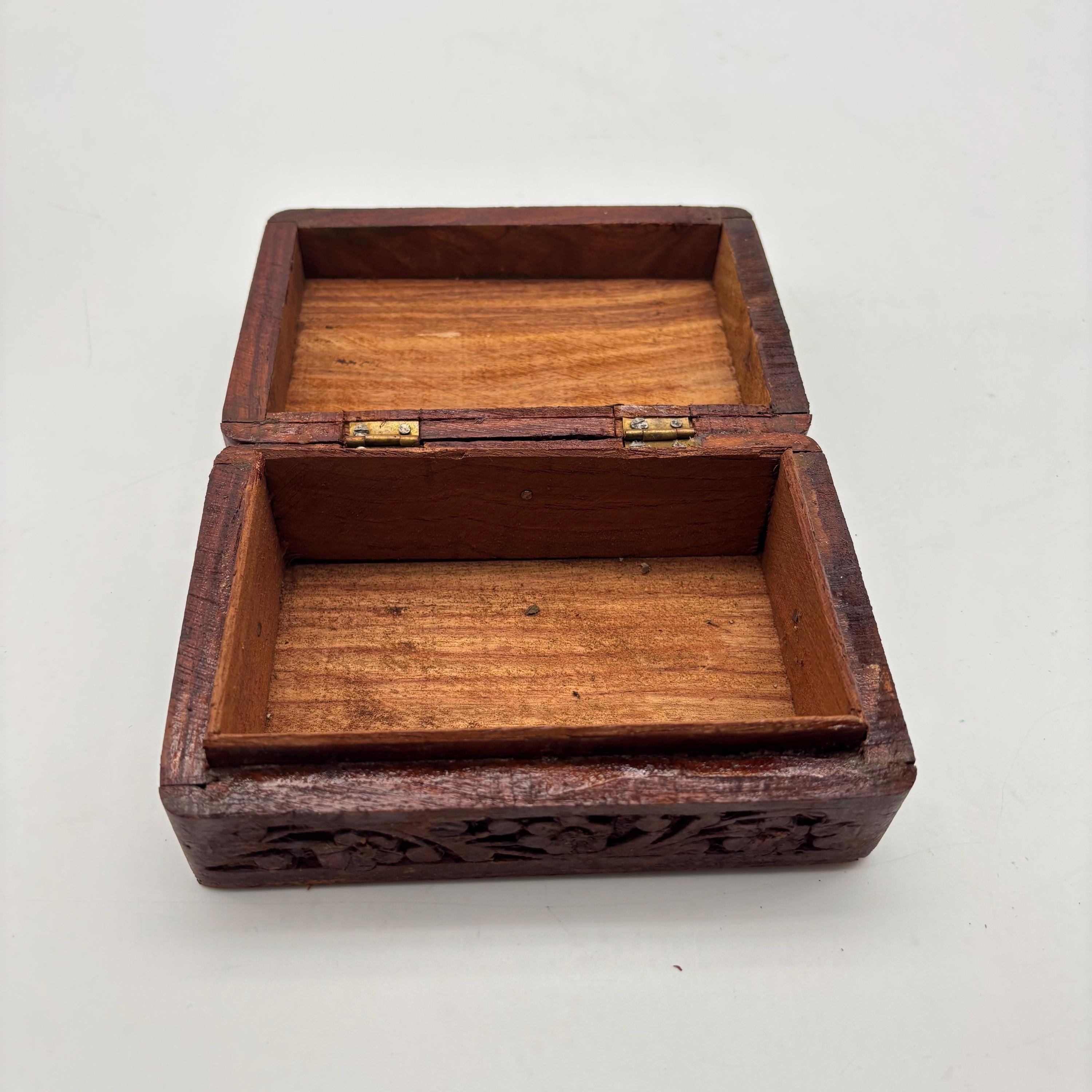 Carved Wood Hinged Lid Box With Center Inlay Detail - Etsy