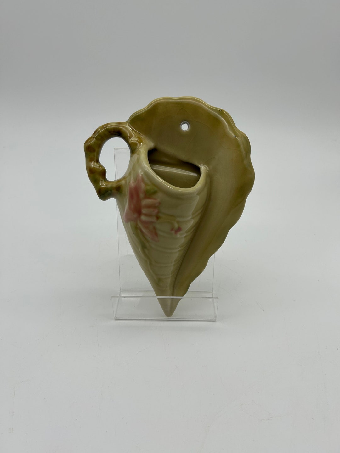 Hull Pottery Woodland Conch Shell Wall Pocket Planter Sage Green and ...