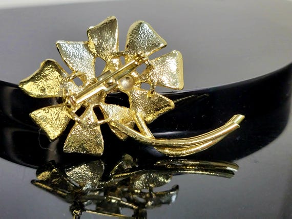 Large gold daisy flower brooch pin, Daisy flower jewe… - Gem
