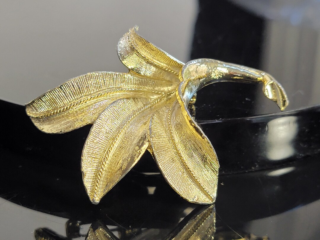 Vintage Large Lily Flower Brooches,oversized Flower Brooch - Etsy