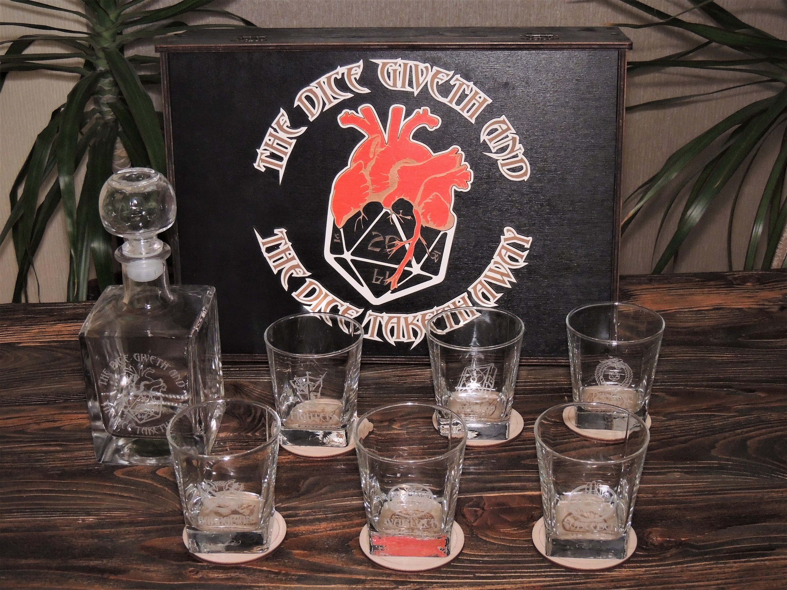 Decanter and Glasses,a Gift for a Fan Dnd,whiskey Glass Set,dungeons ...