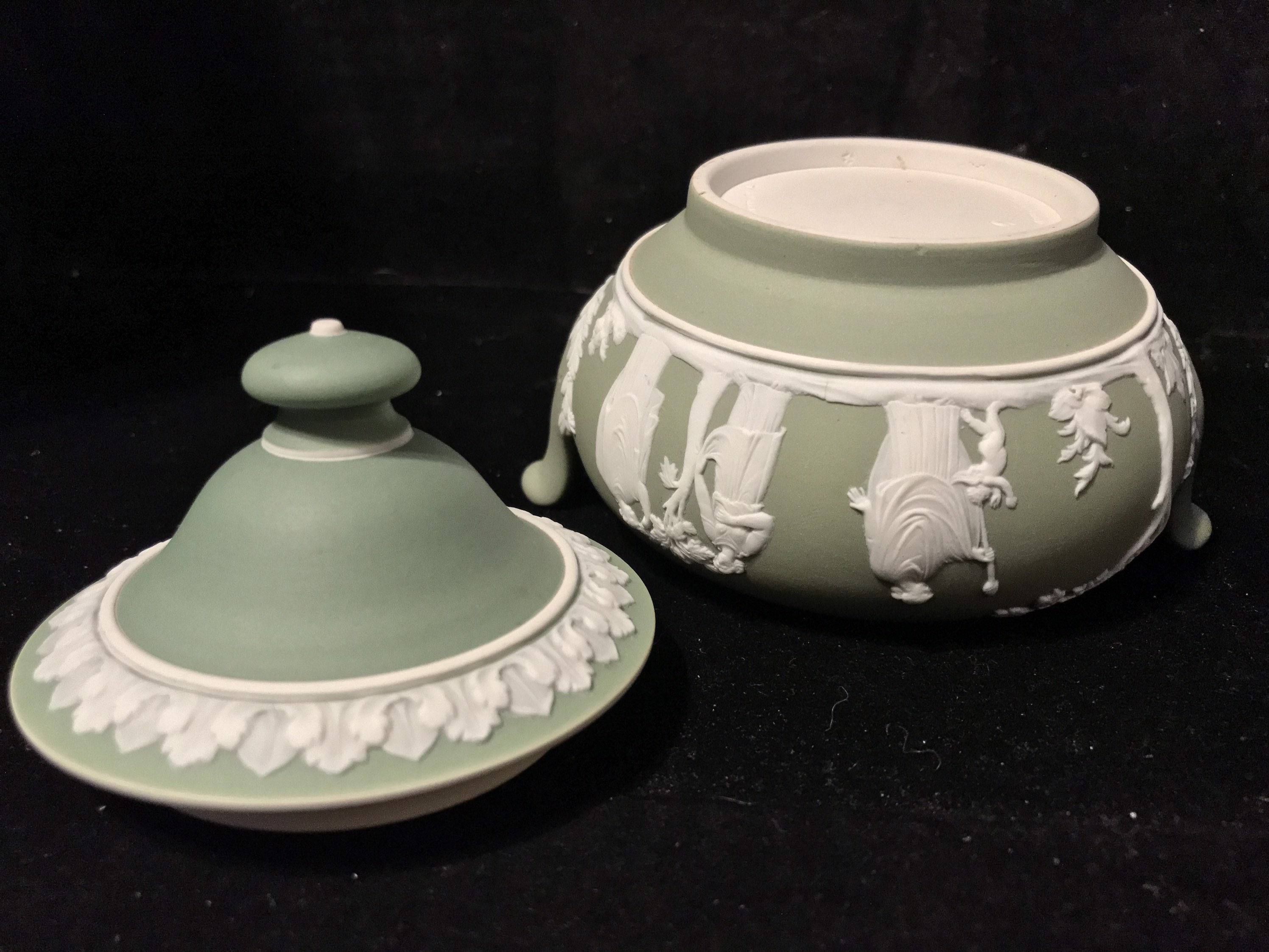 Beautiful Antique Wedgwood Dipped Green Jasperware Sugar Bowl & Lid ...