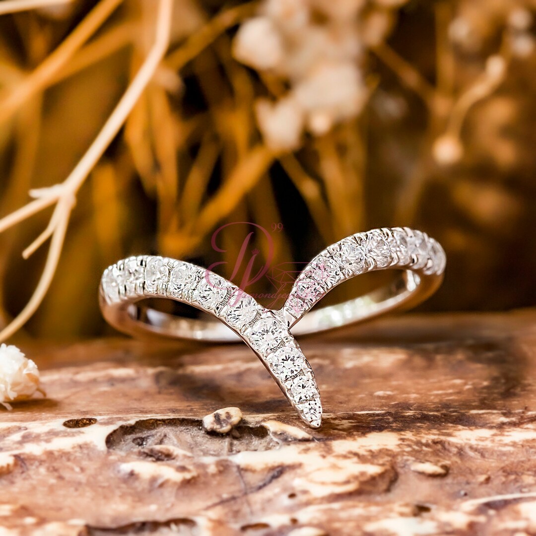 V Shaped Chevron Band Round Cut Moissanite Diamond Band Wedding ...