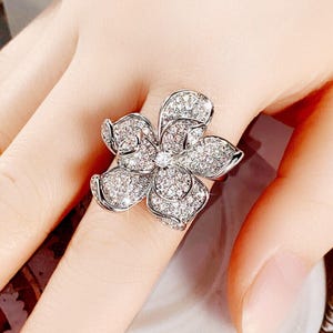 Floral Inspire Cocktail Ring - Round Cut Moissanite Diamond Wedding ...