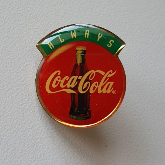 Coca-Cola Pins: refreshment with sound and sport - Gem