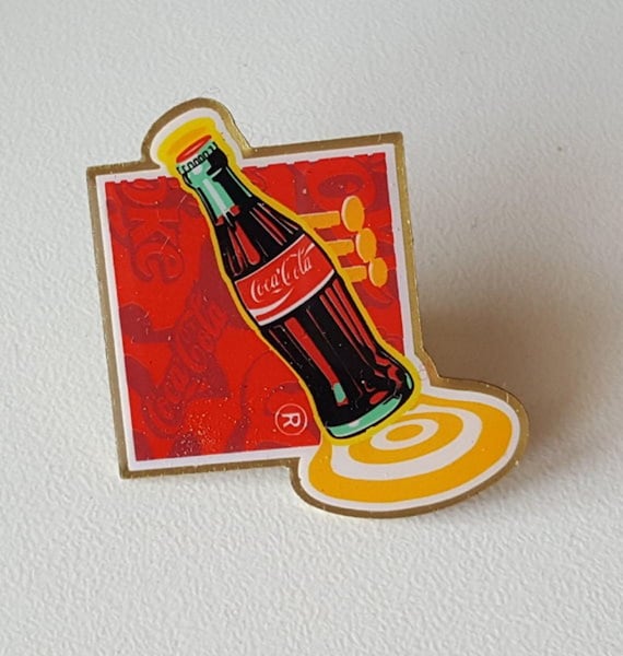 Coca-Cola Pins: refreshment with sound and sport - Gem