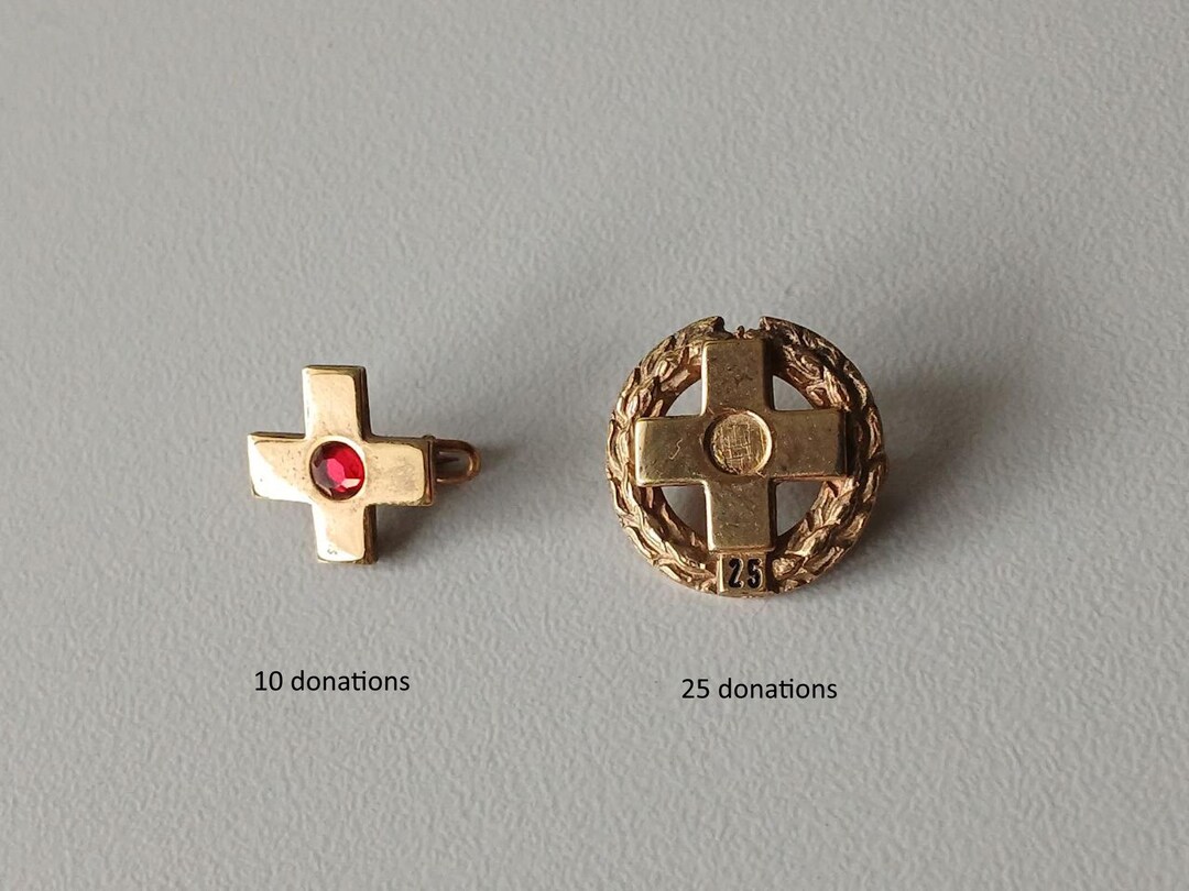German Red Cross Blood Donation Badge - 10 & 25 Donations - Gold Plated ...