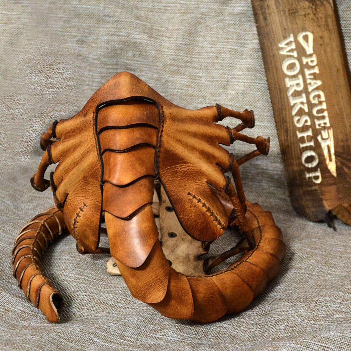 Alien Facehugger Original Leather Mask “xeno Embrace” - Etsy