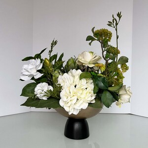 Real Touch Floral Centerpiece , Modern Home Decor, Elegant Arrangement ...