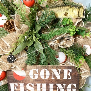 Gone Fishing Wreath: Rustic Cabin Decor With Bass & Bobbers - Etsy