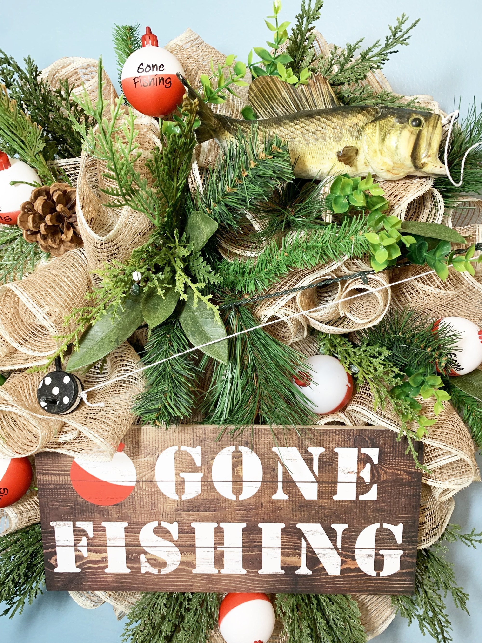 Gone Fishing Wreath: Rustic Cabin Decor With Bass & Bobbers - Etsy